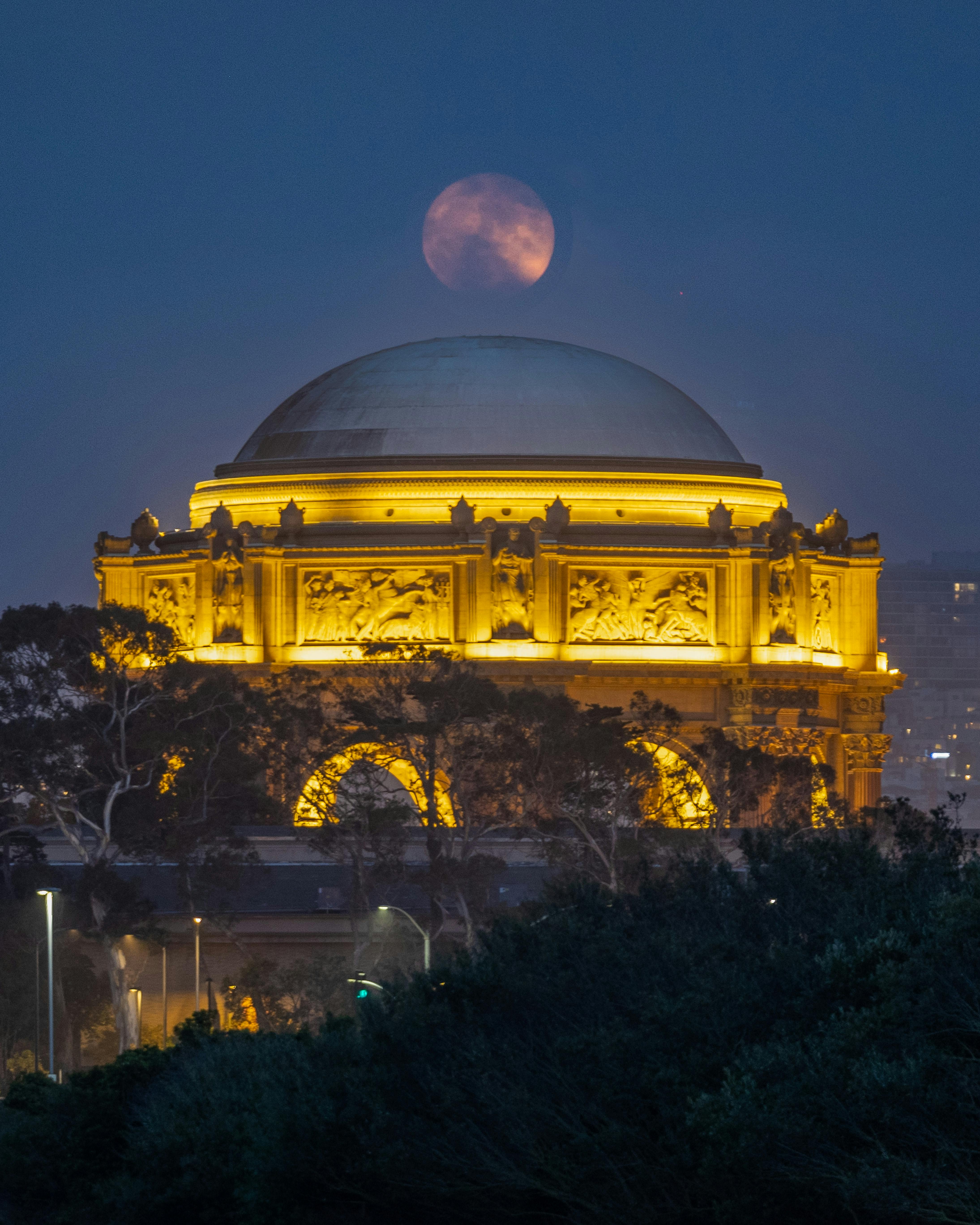 Building Night Photos, Download The BEST Free Building Night Stock ...