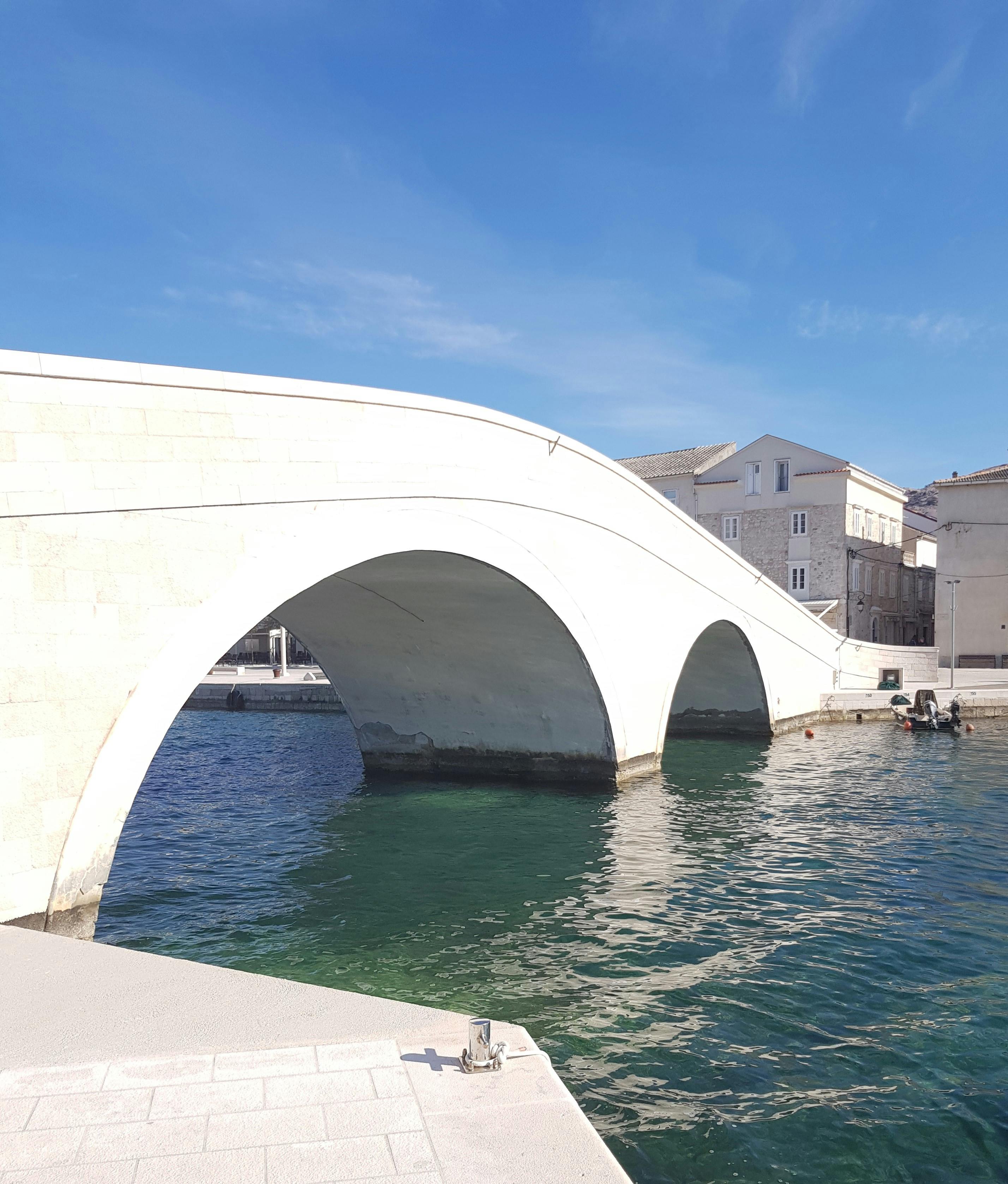 White Bridge over River · Free Stock Photo