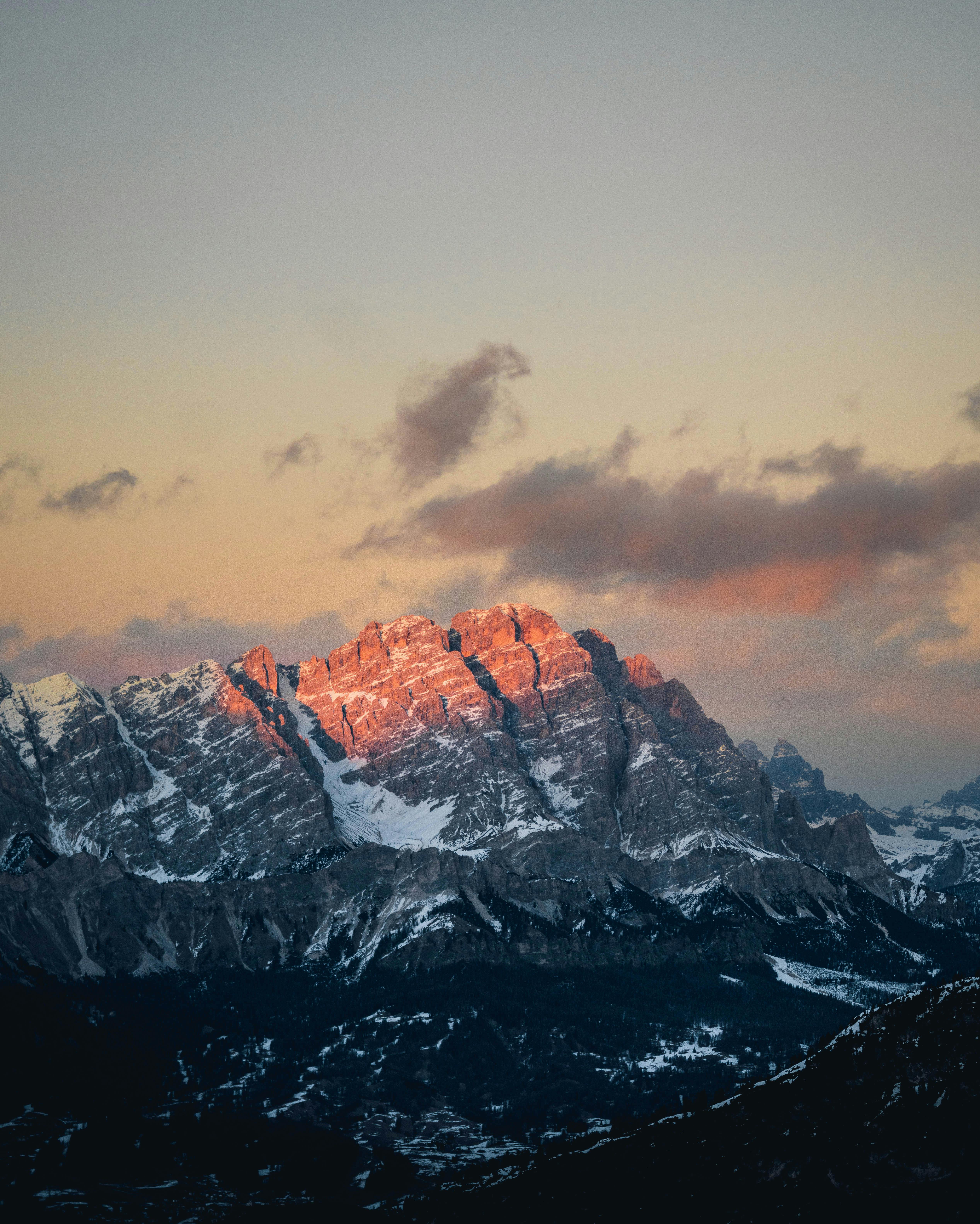 Snowy Summit · Free Stock Photo