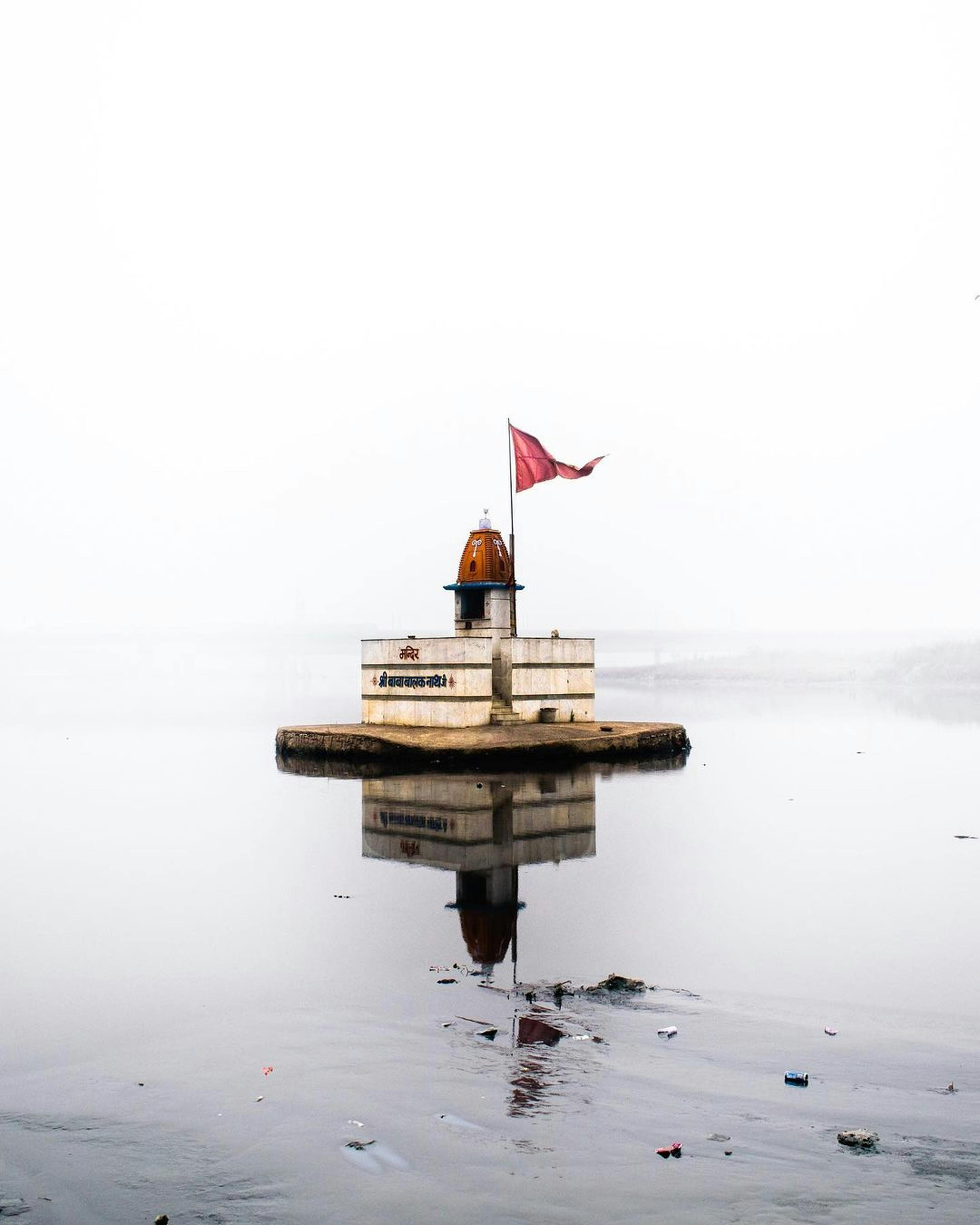 A Building on Sea · Free Stock Photo