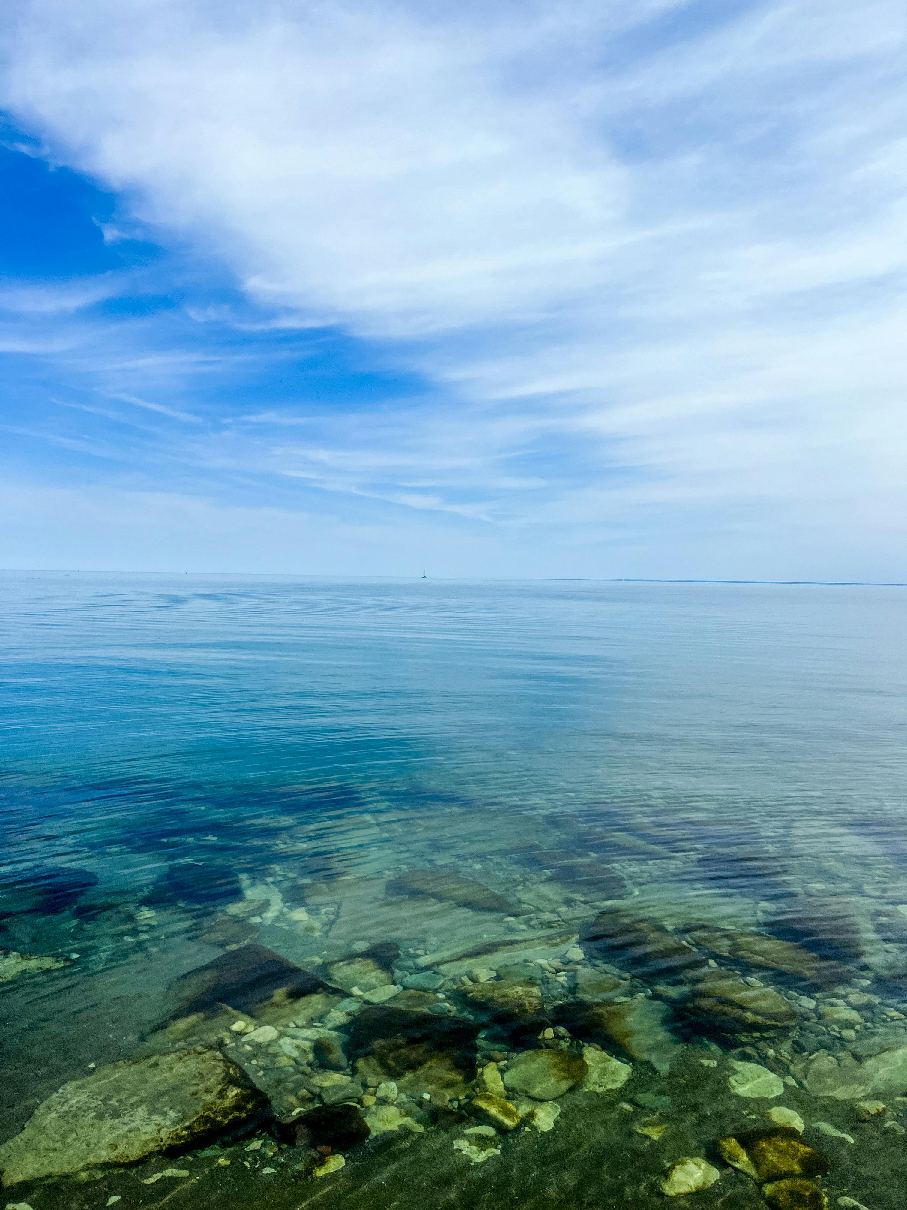 Lake Ontario in Canada · Free Stock Photo