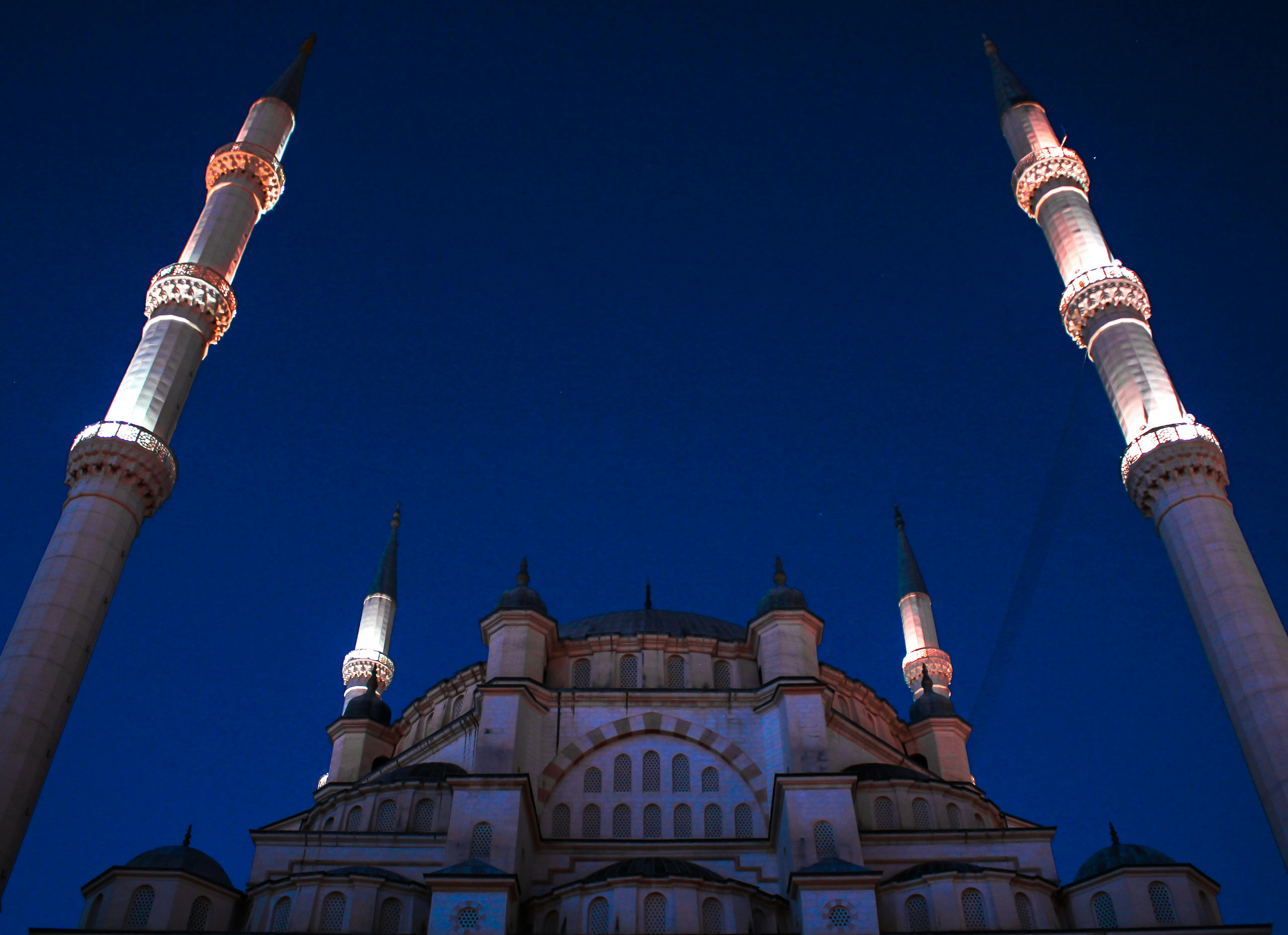 Illuminated Mosque at Night · Free Stock Photo