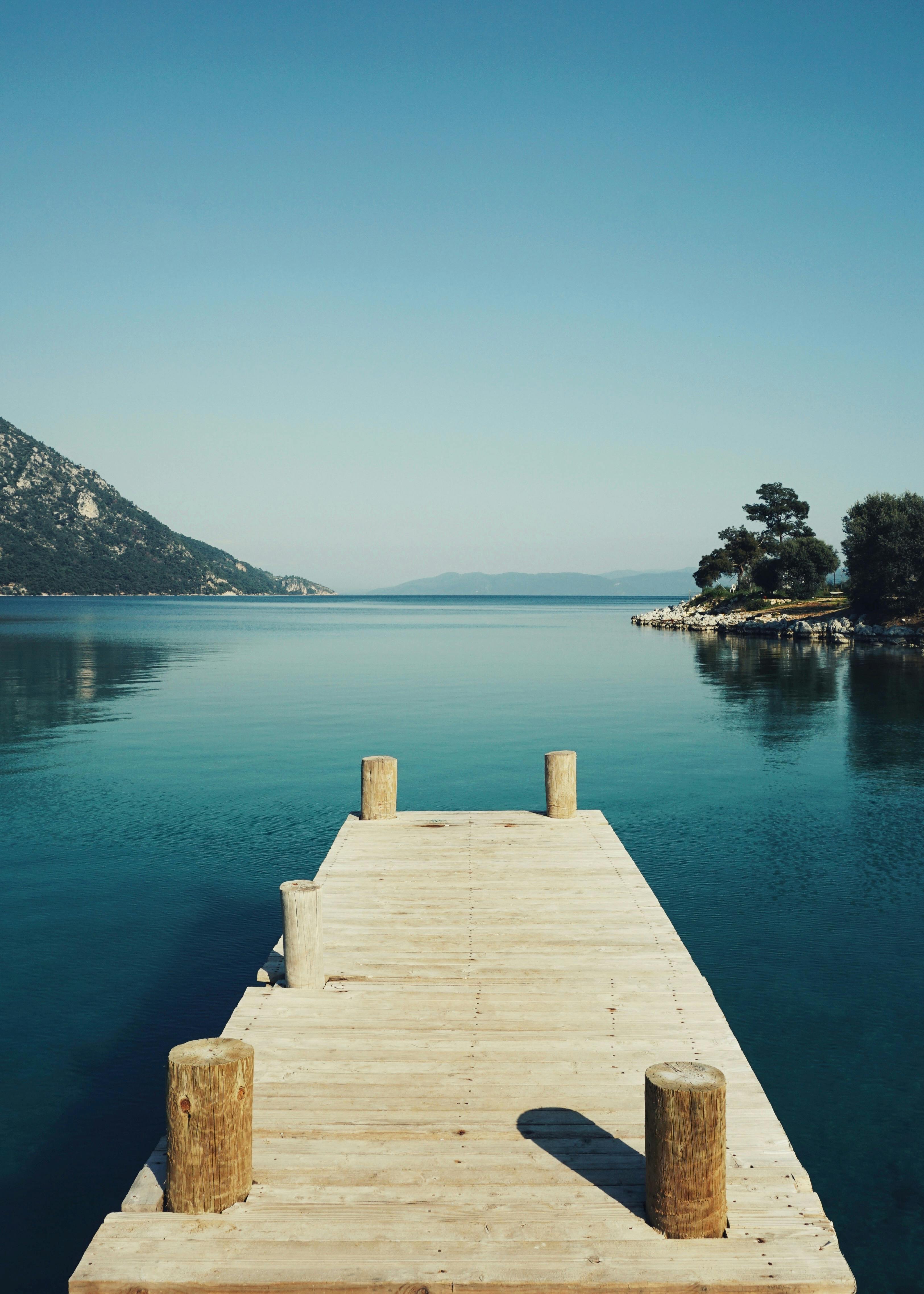 Brown Wooden Dock on Lake · Free Stock Photo