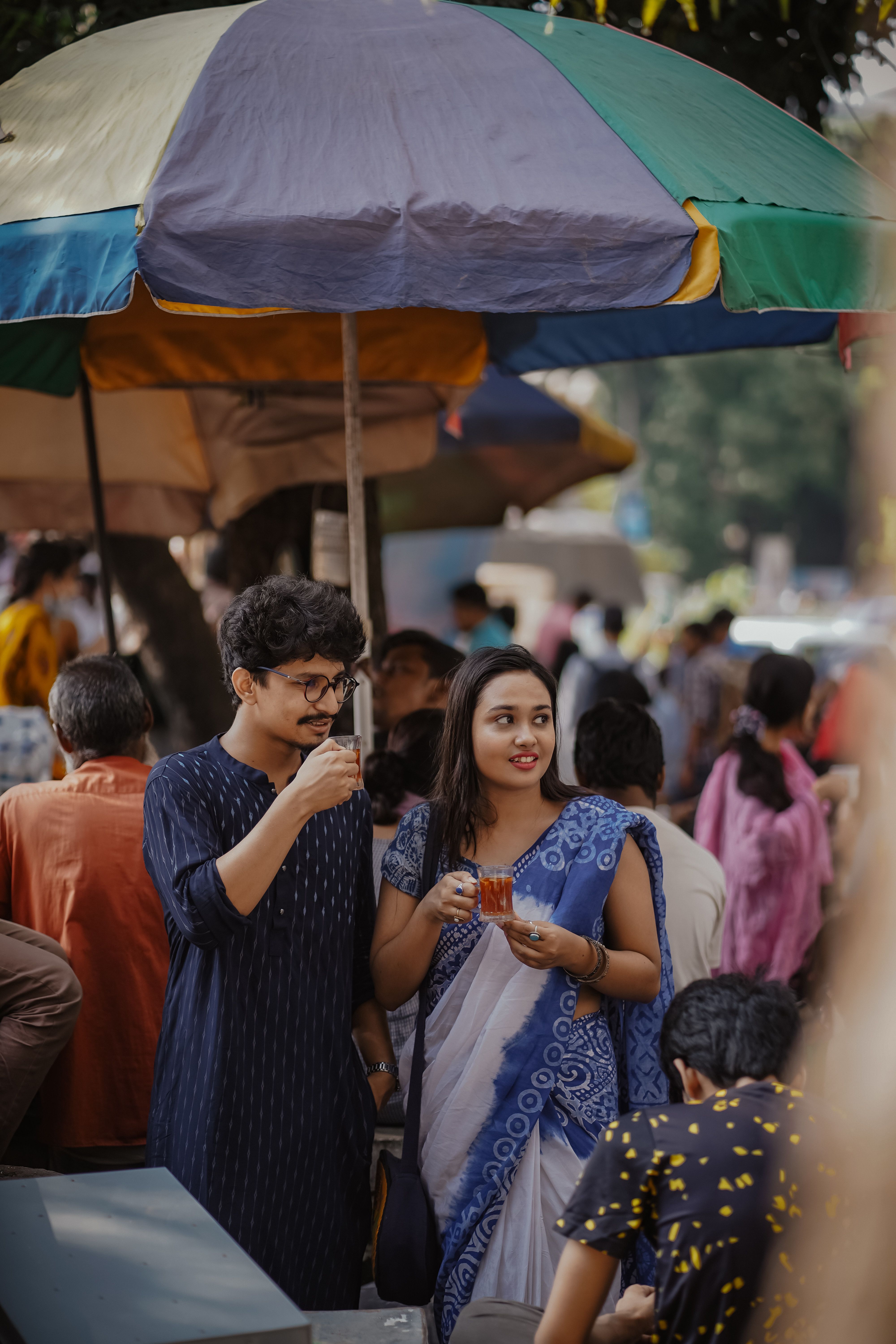 Lovers In Crowded Metro Photos, Download The BEST Free Lovers In ...