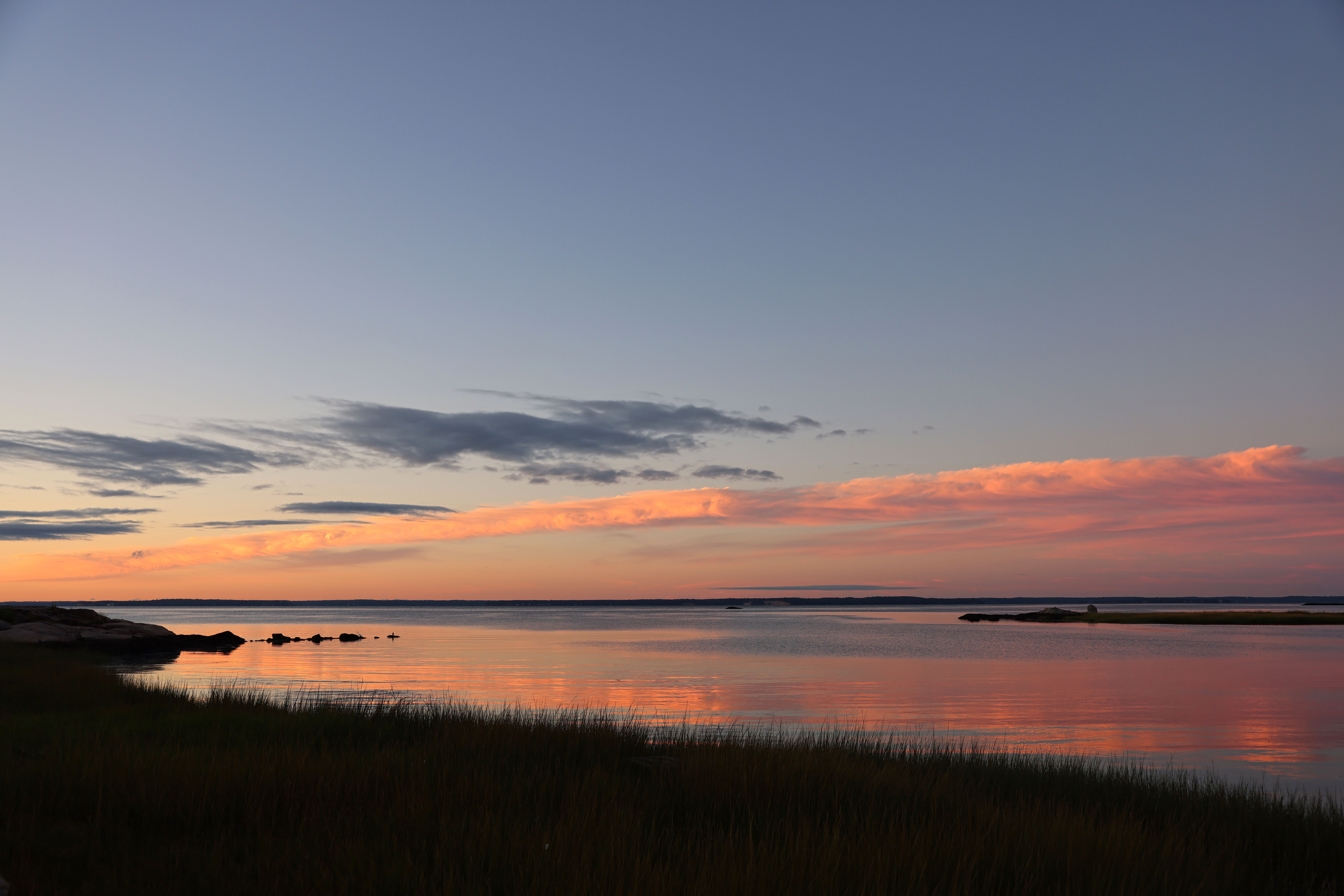 Calm Lakeshore at Sunset · Free Stock Photo