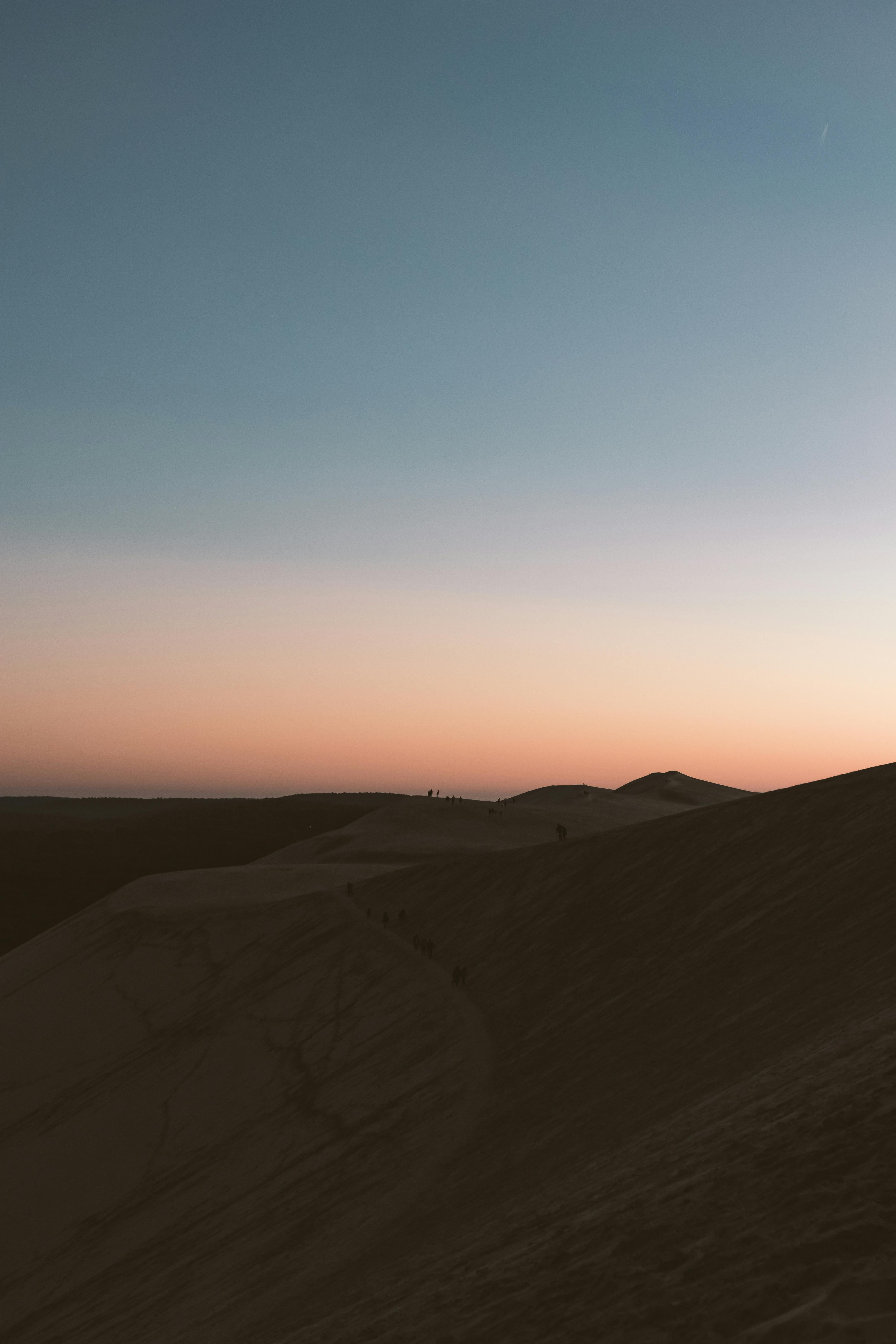 Brown Desert during Dawn · Free Stock Photo