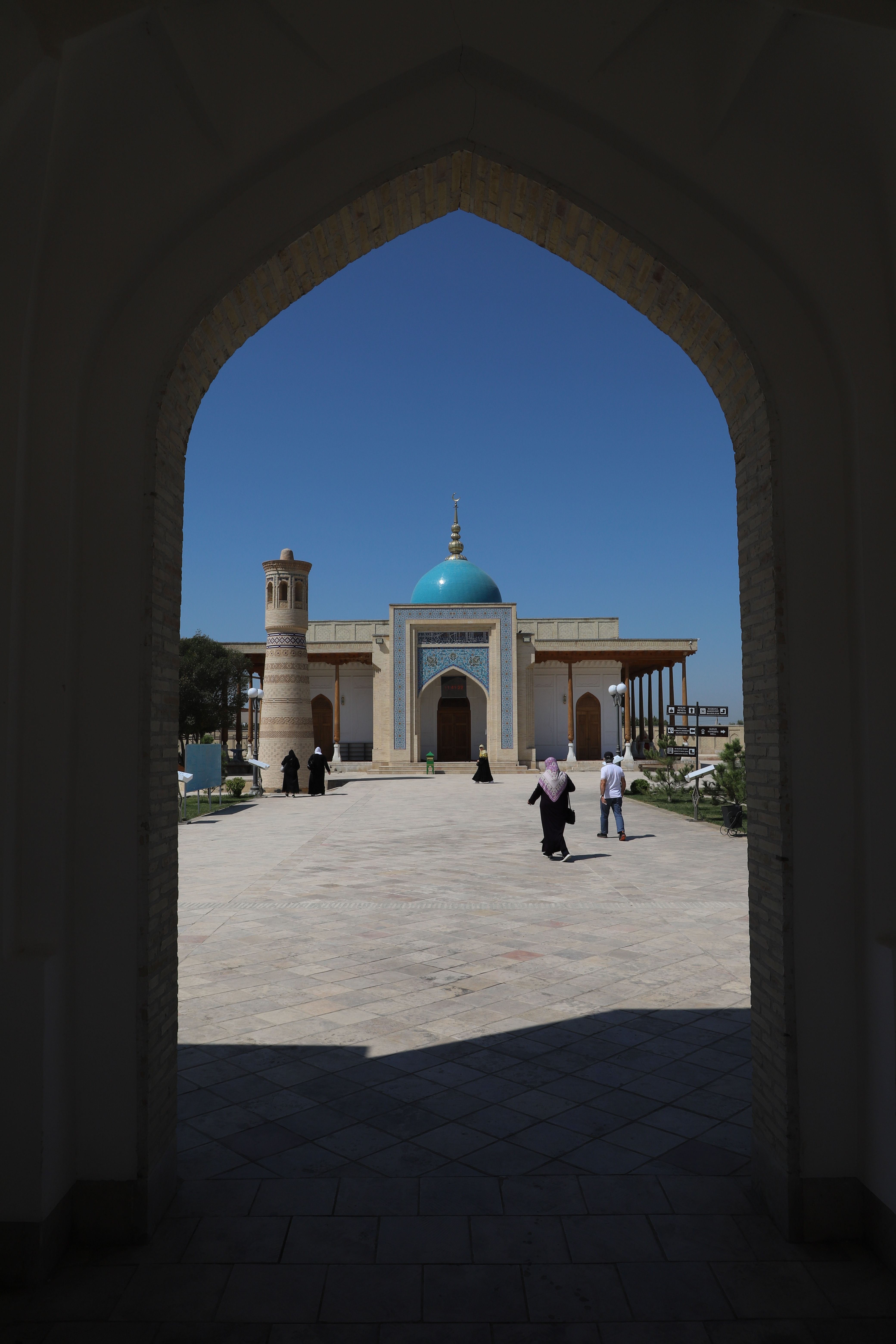 Facade and Entrance To A Famous Mausoleum · Free Stock Photo