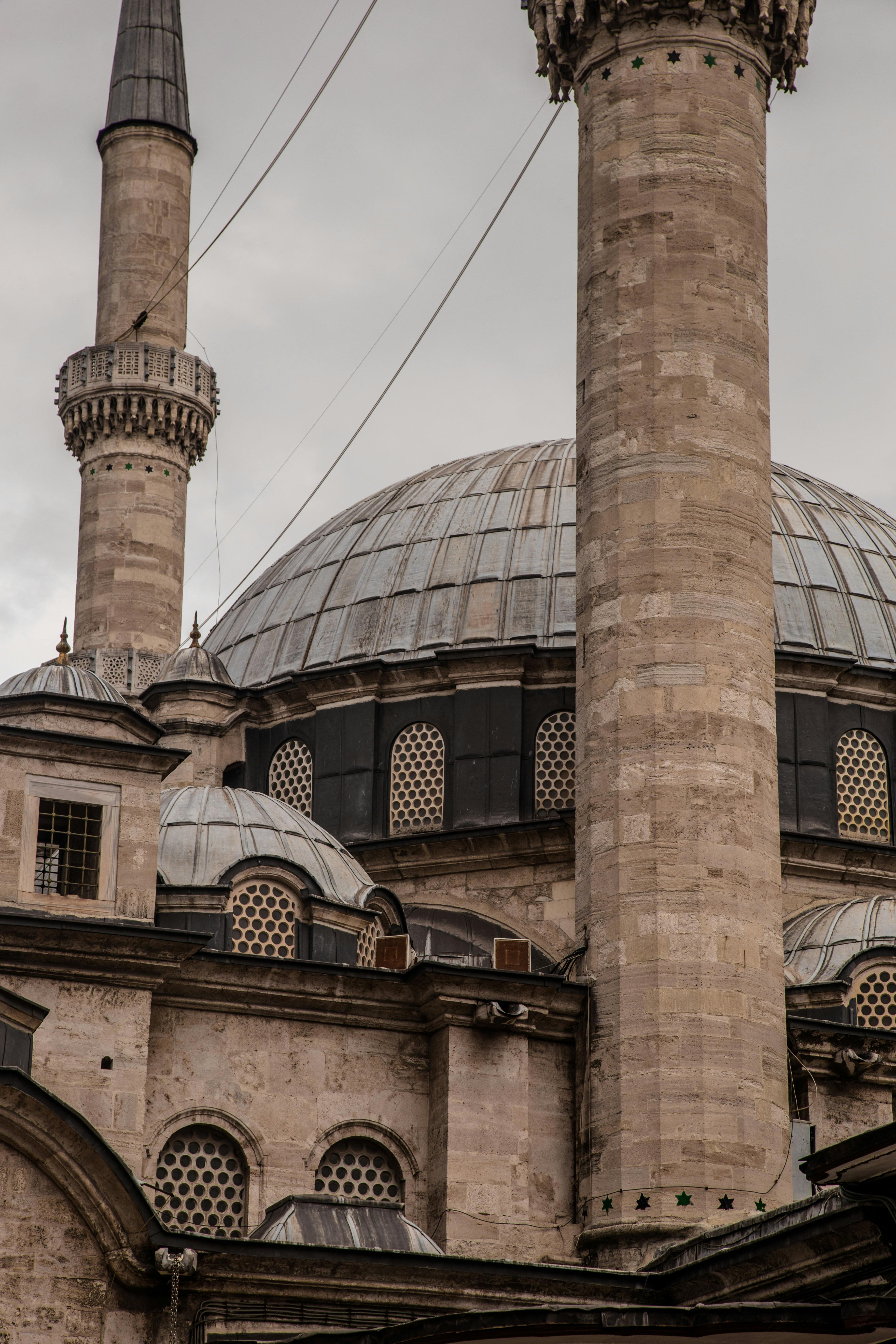 Close Up Shot of a Mosque Building · Free Stock Photo