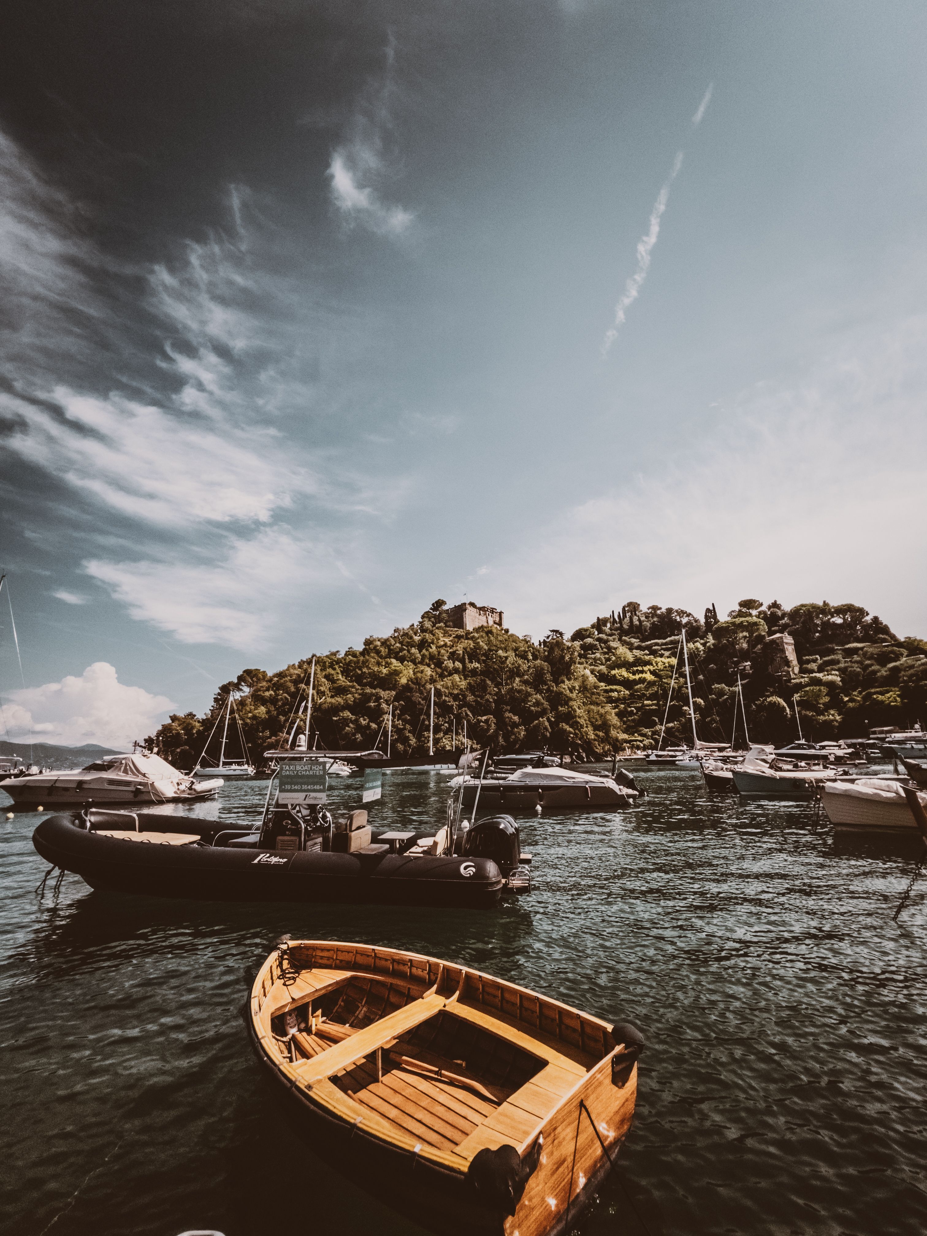 Foto de stock gratuita sobre barca, blanco, mar, mar azul, playa, tiro ...