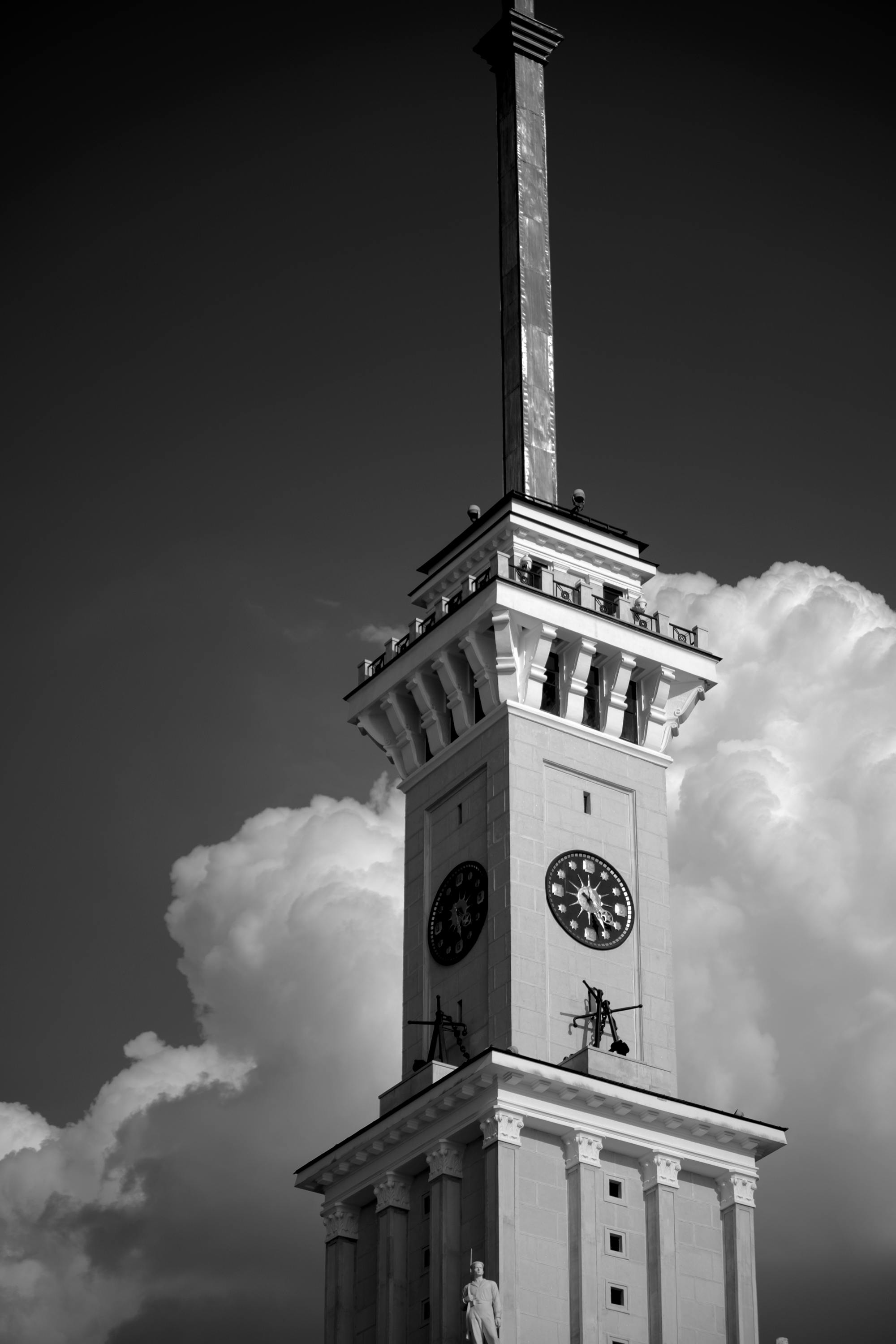 Grayscale Photo of a Clock on a Building · Free Stock Photo