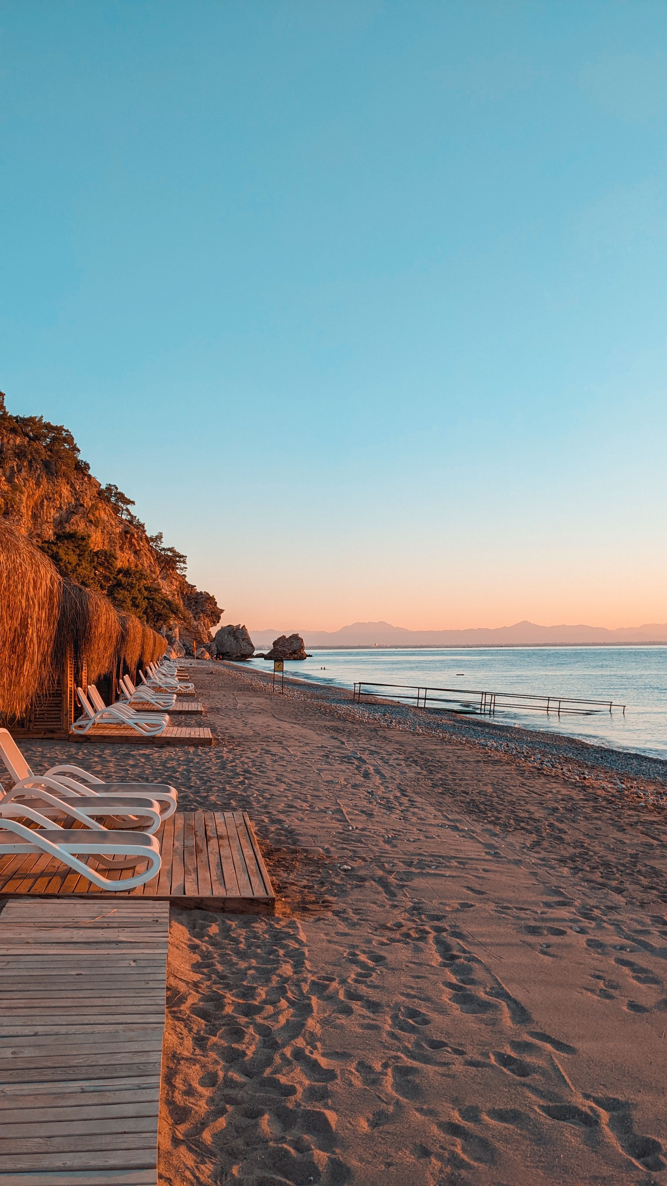 Man Running in the Beach during Sunset · Free Stock Photo
