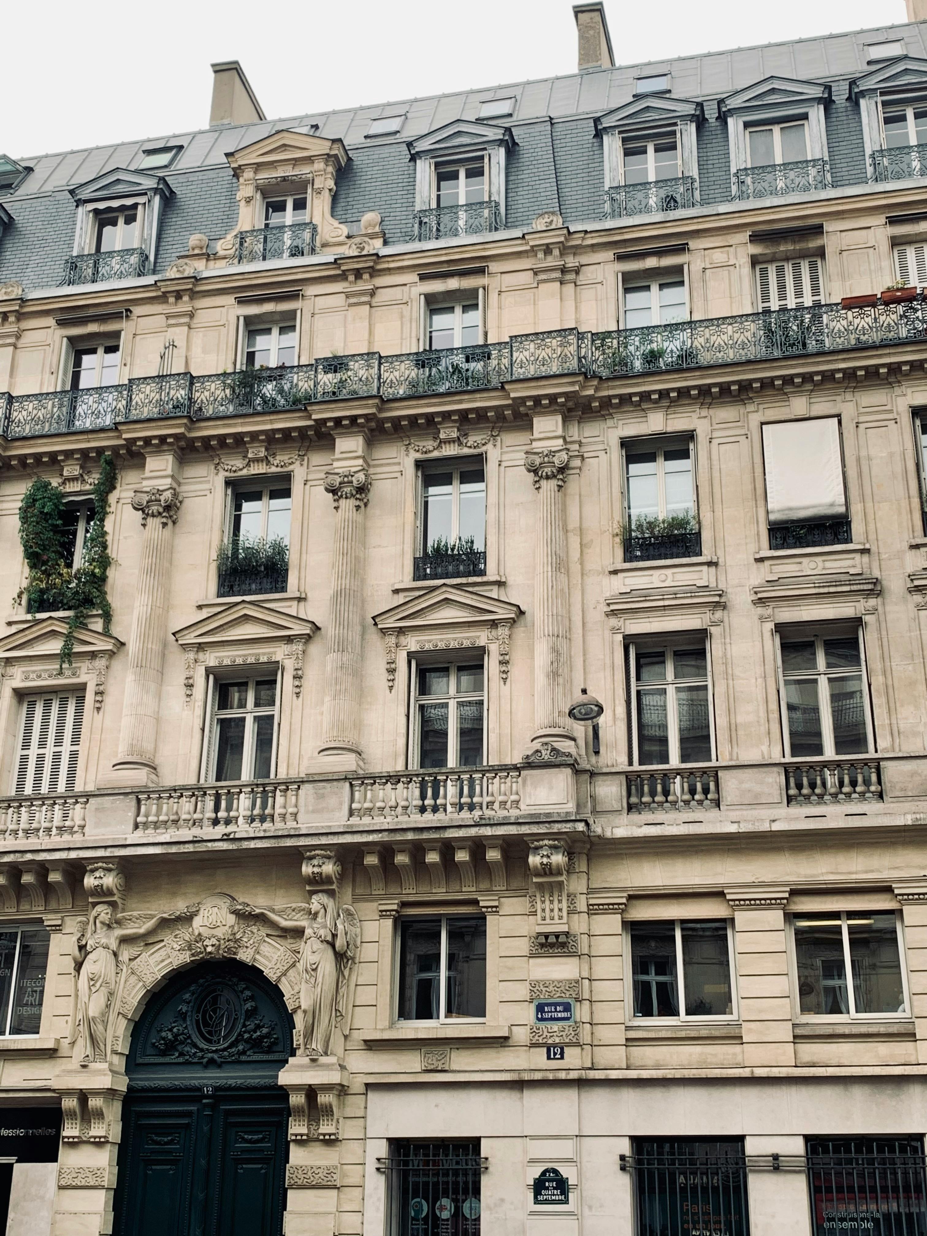 Brown Concrete Building · Free Stock Photo