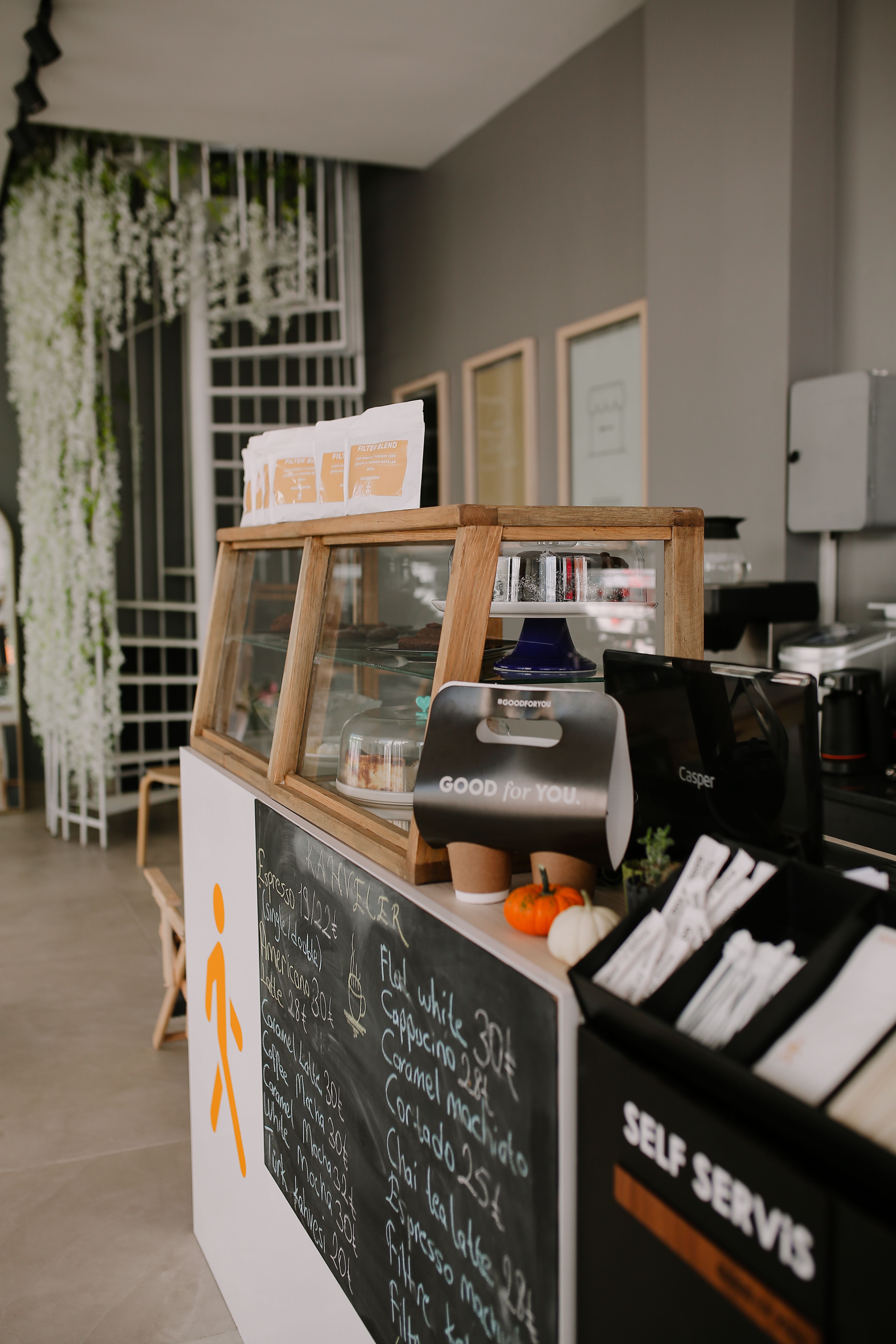 Interior De La Moderna Cafetería · Foto de stock gratuita