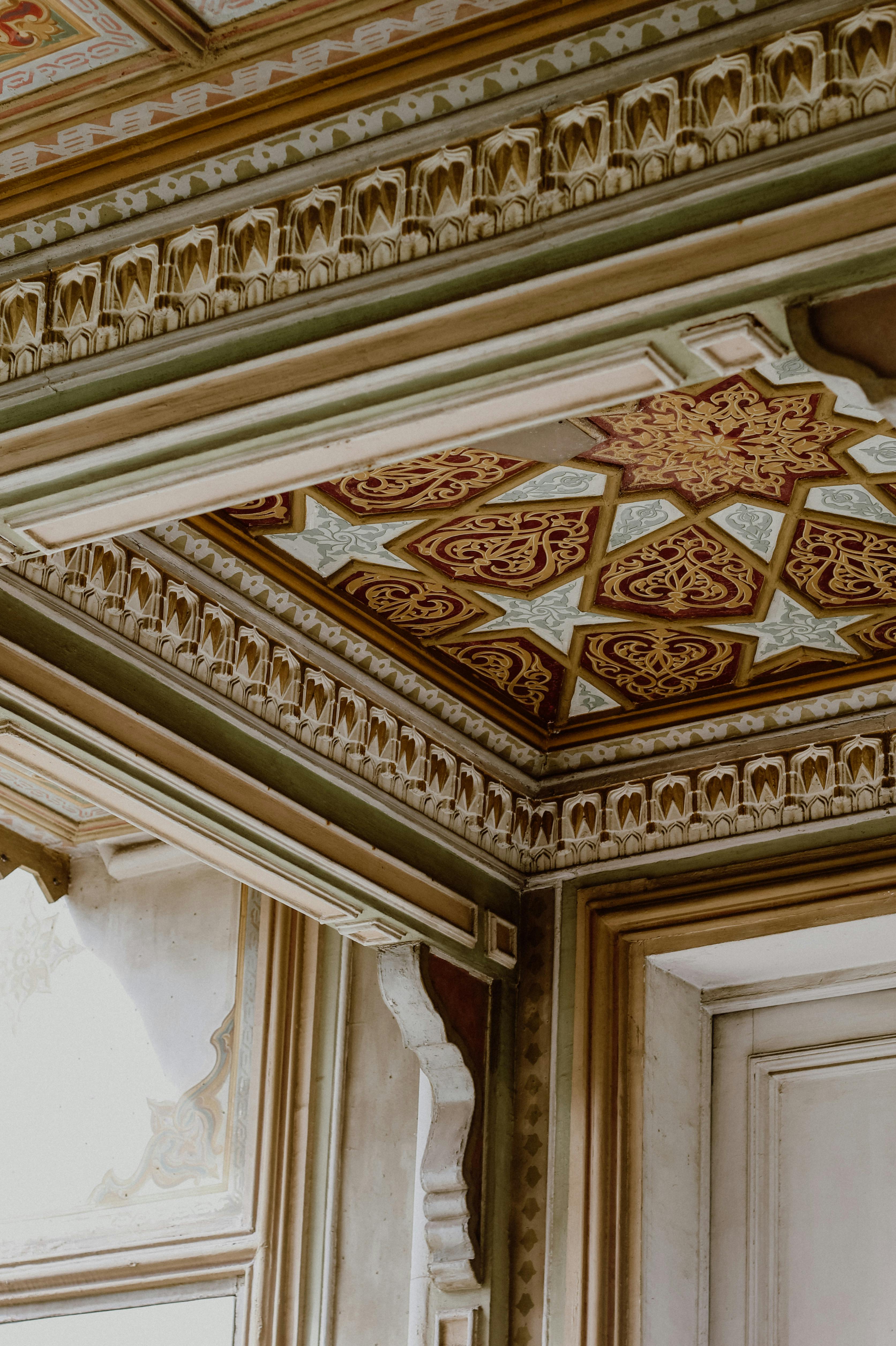 Ornate Ceiling Molding Design