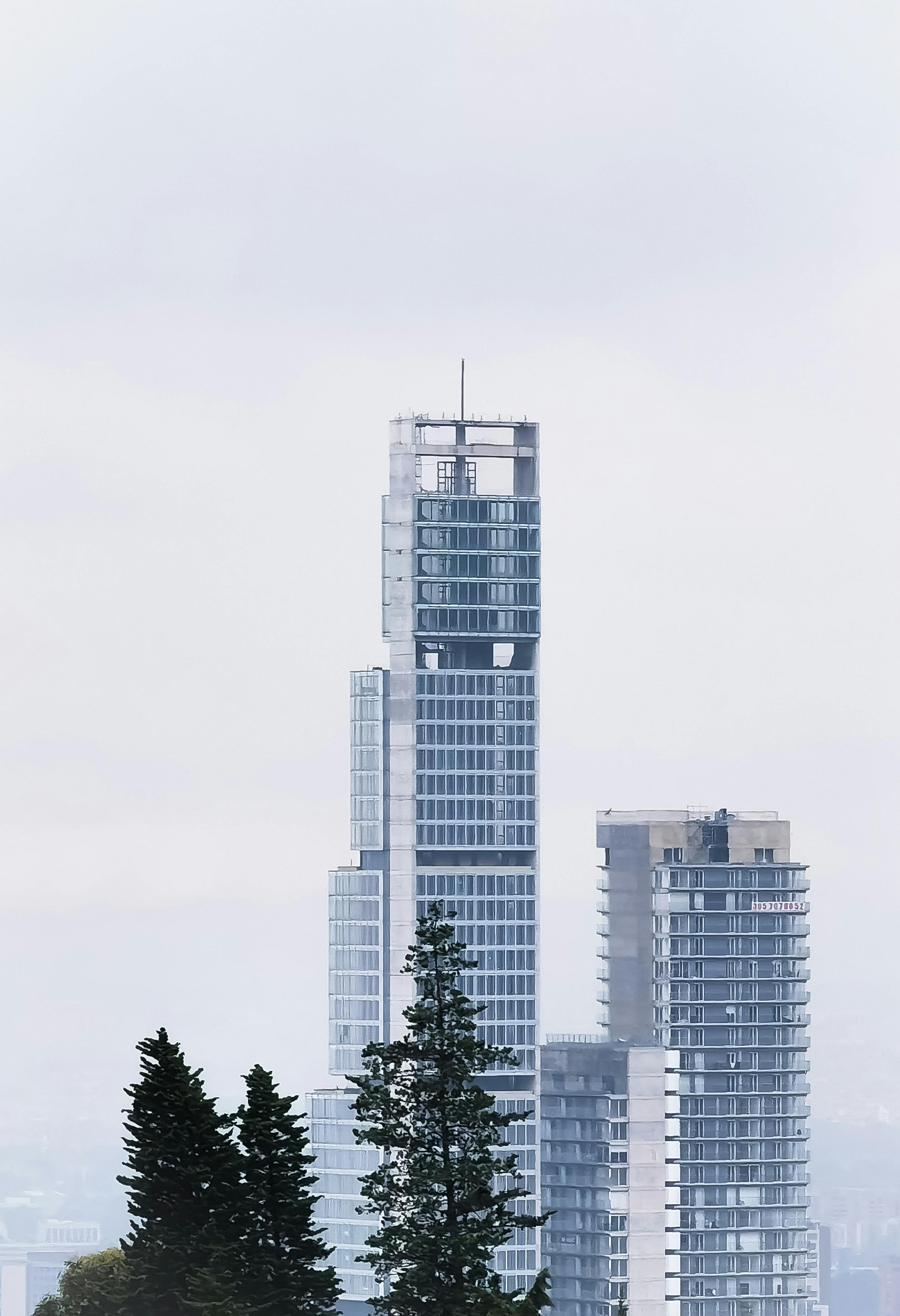 BD Bacatá Building Under White Sky · Free Stock Photo