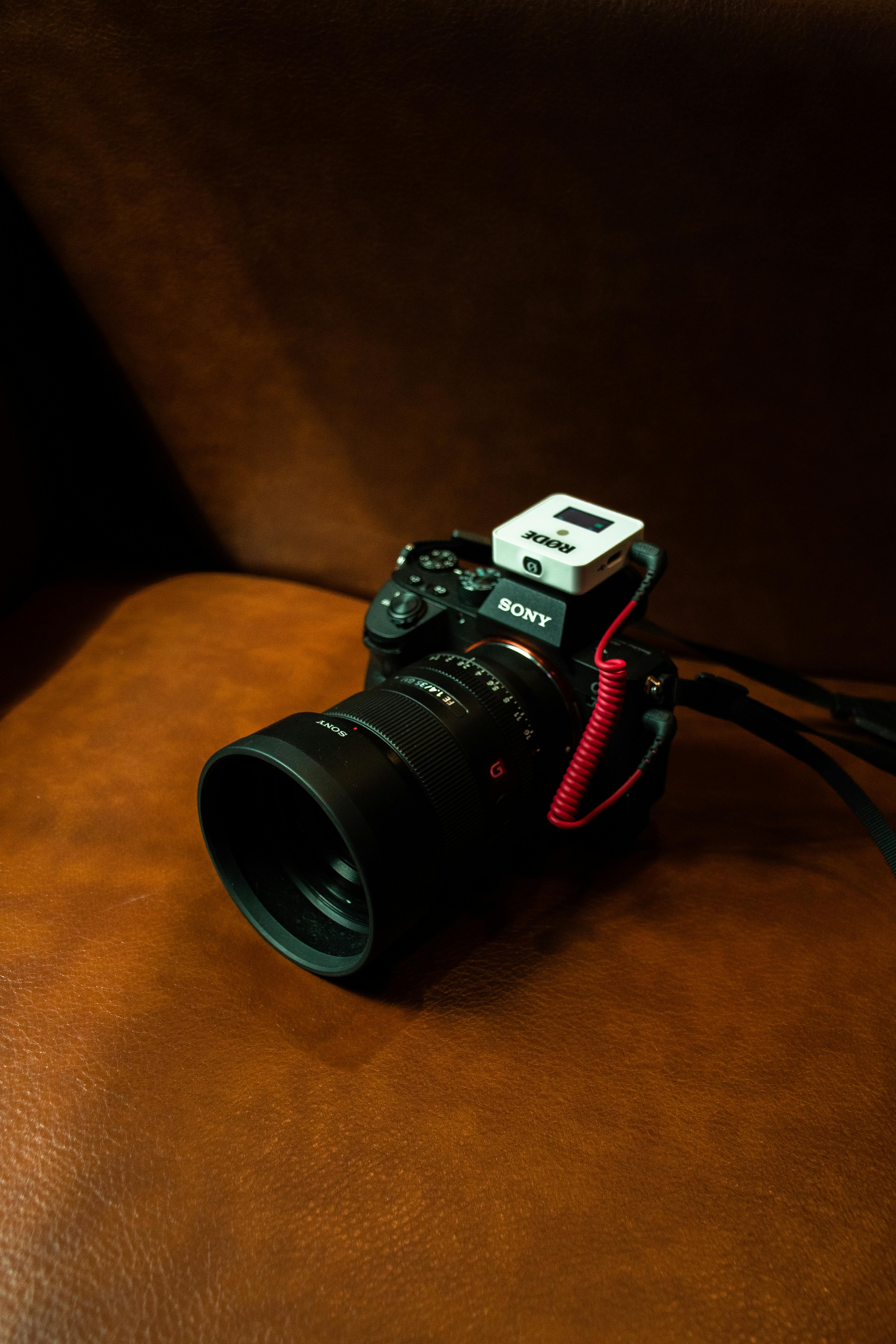 Close-up of a Professional Camera · Free Stock Photo