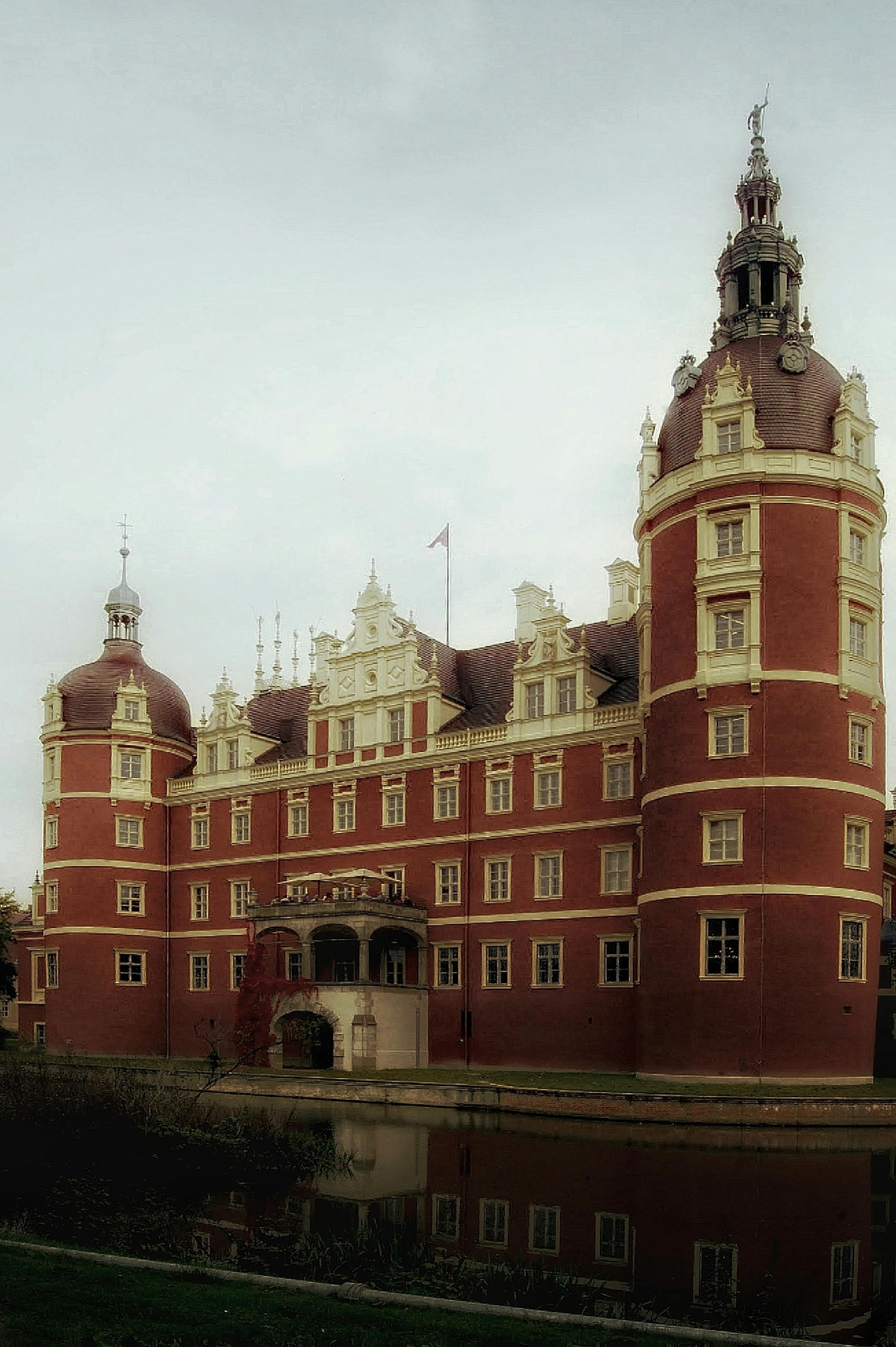 Muskau Castle in Germany · Free Stock Photo