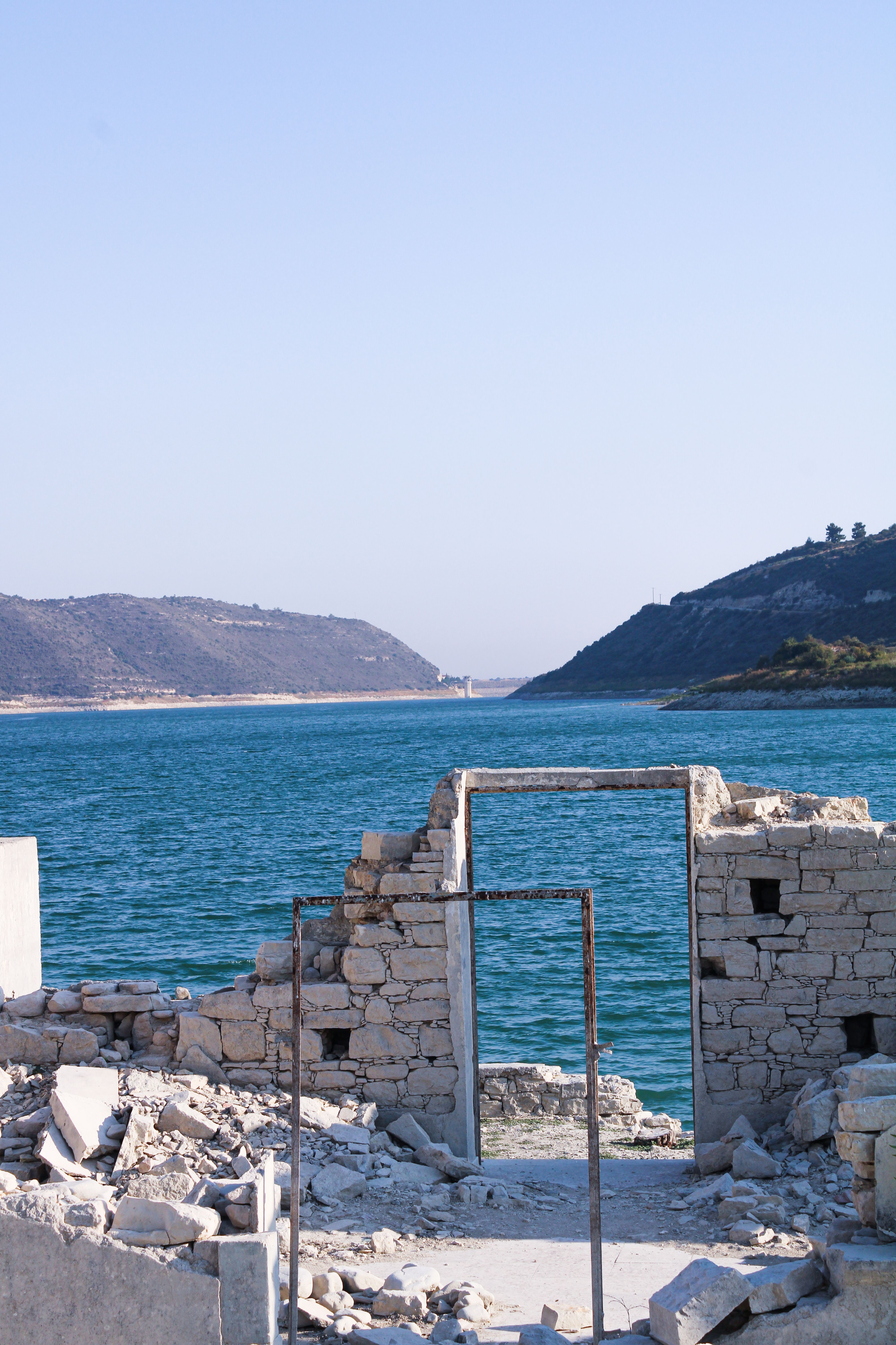 Old Ruins by a Sea · Free Stock Photo