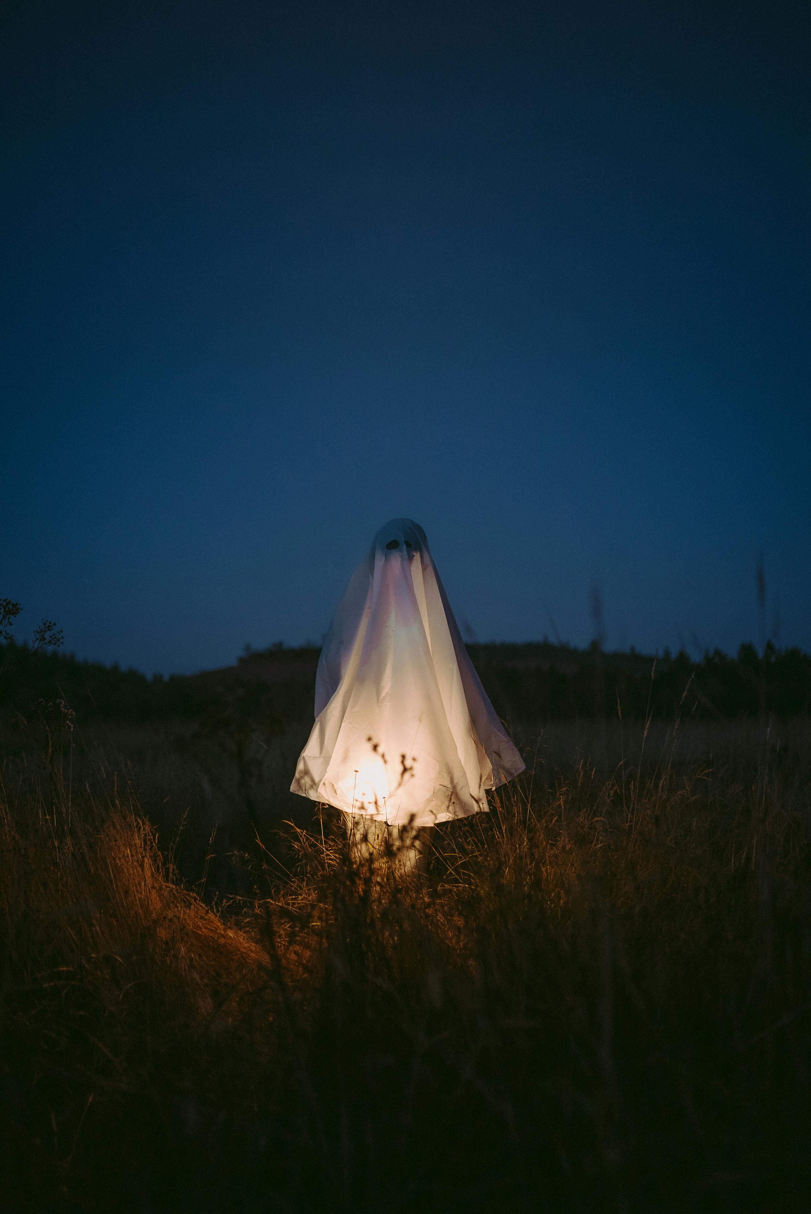 Ghost Night Photos, Download The BEST Free Ghost Night Stock Photos ...