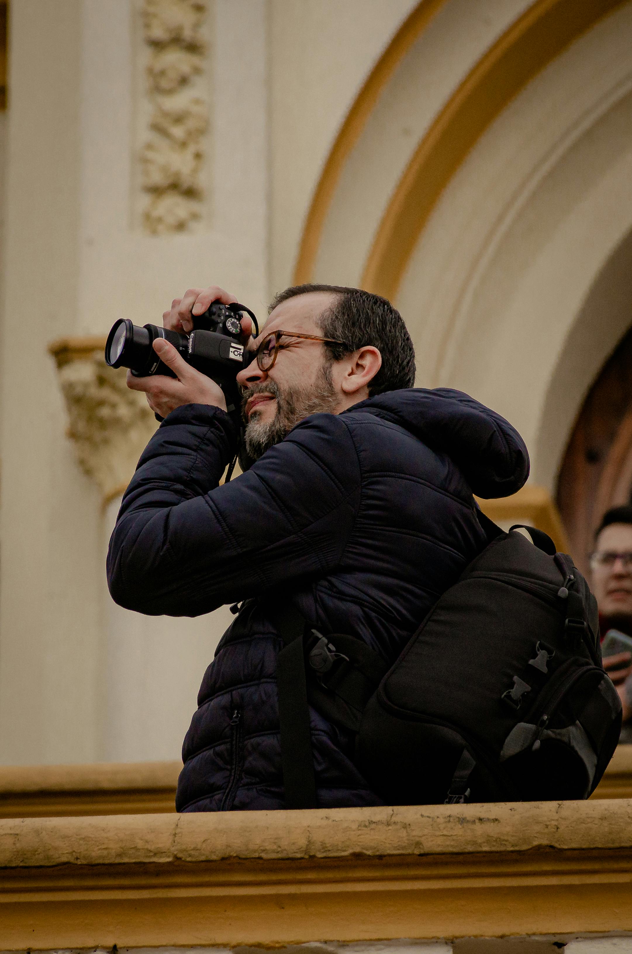 Man Holding and Capturing Images Around Him · Free Stock Photo