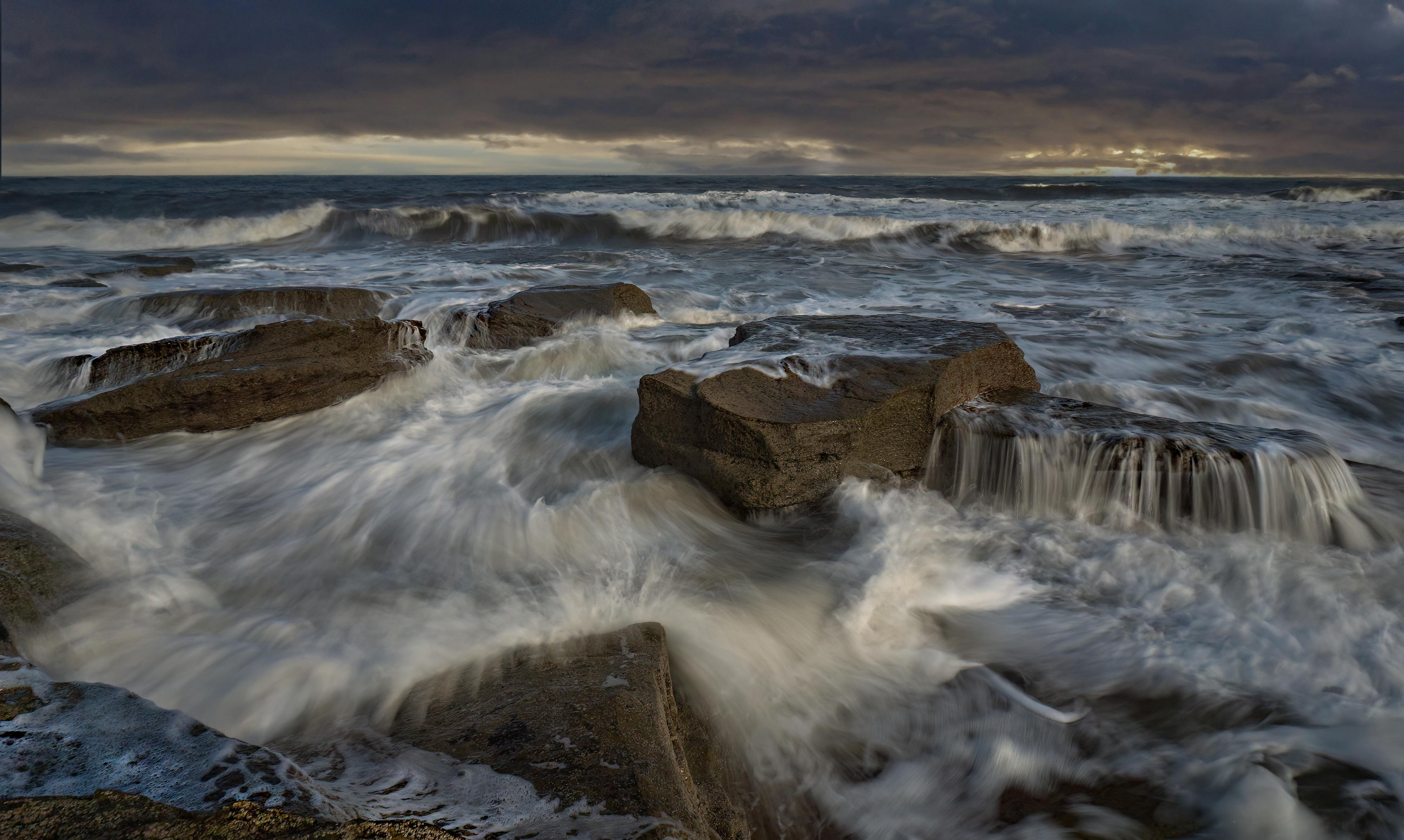 Tides Crashing over the Rocks · Free Stock Photo