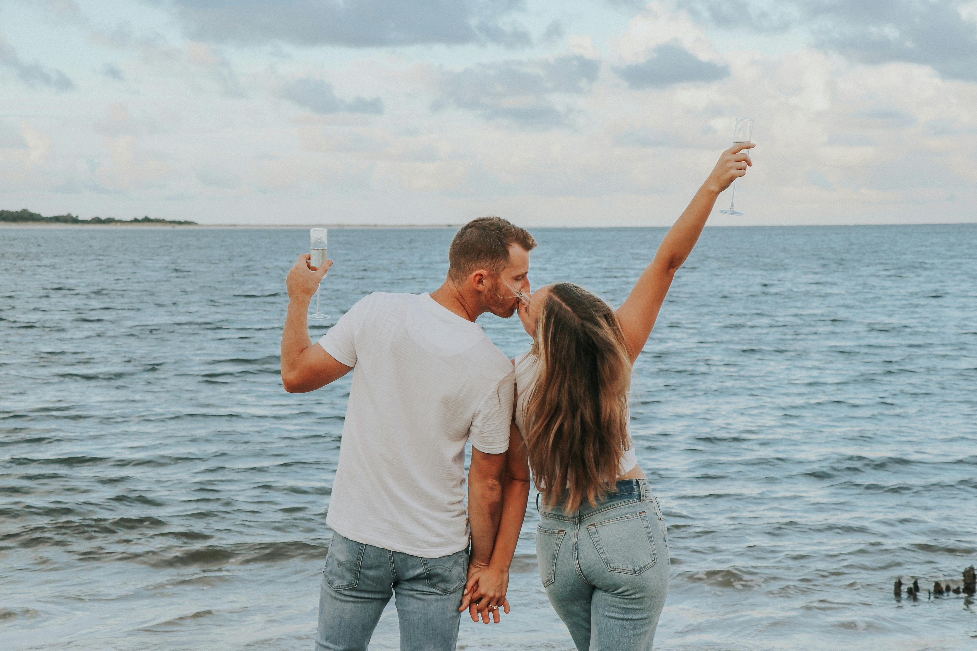 Kissing Body Photos, Download The BEST Free Kissing Body Stock Photos ...