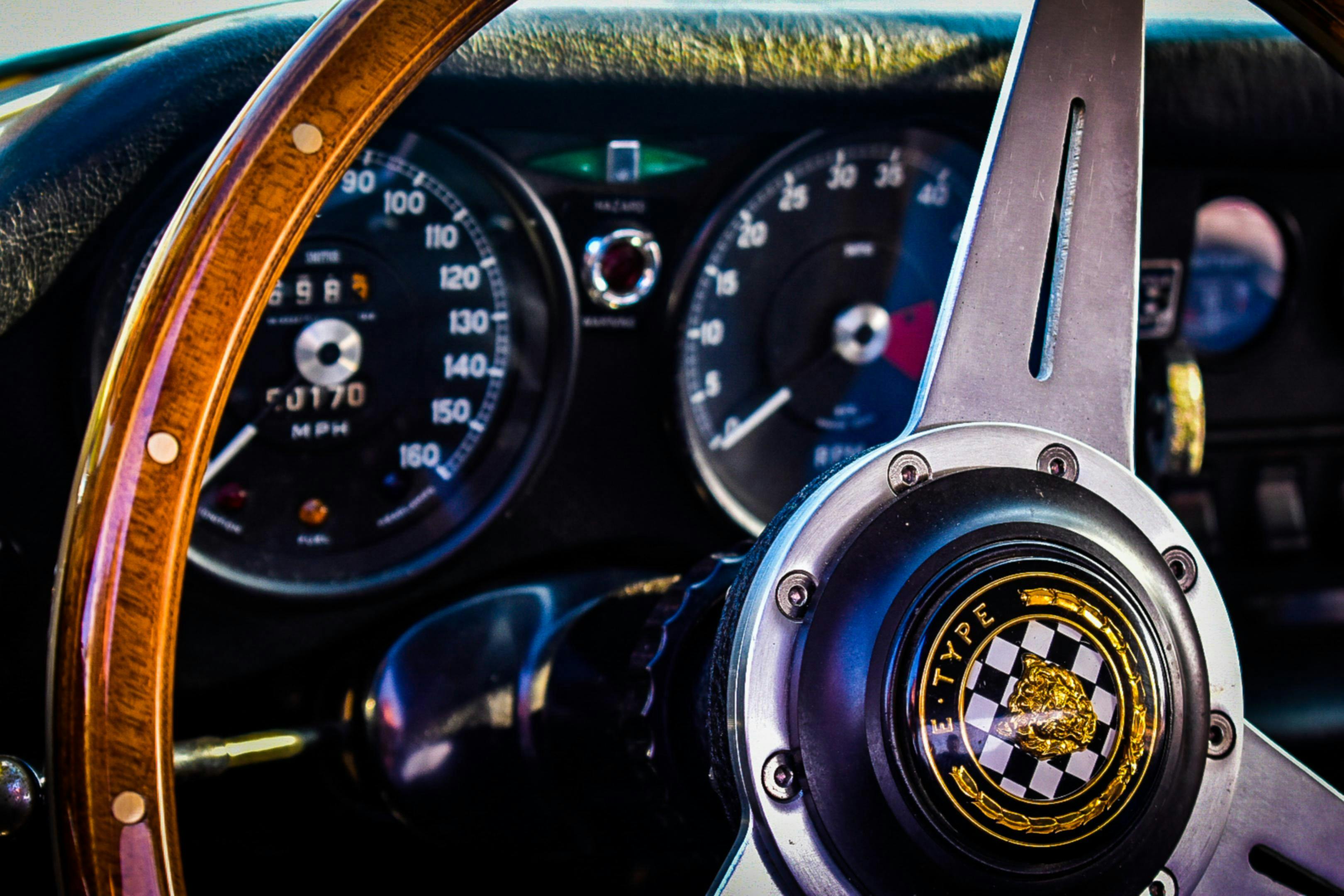 Cars 9个图片和视频，由Ali Beig收藏