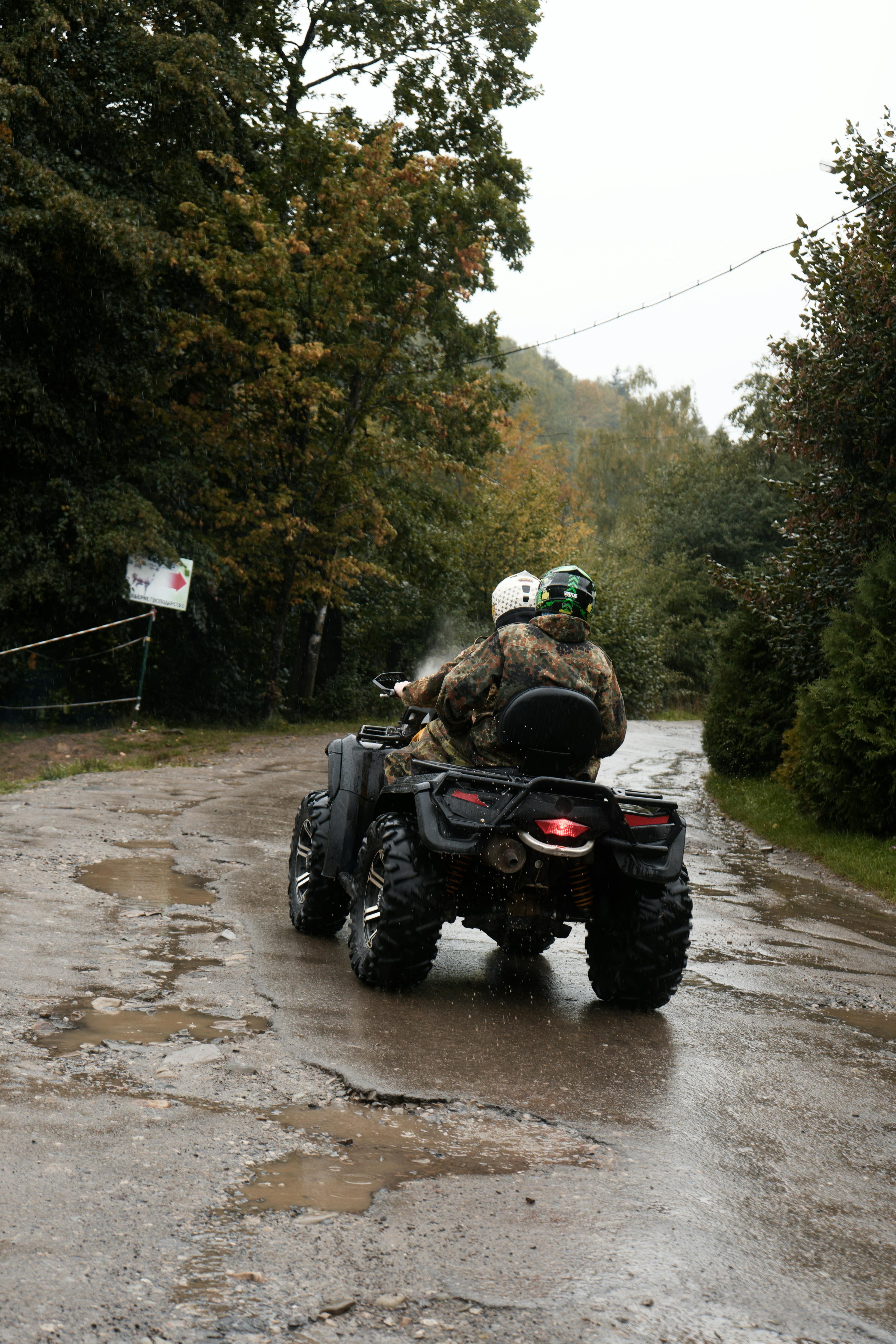 People in Quad · Free Stock Photo