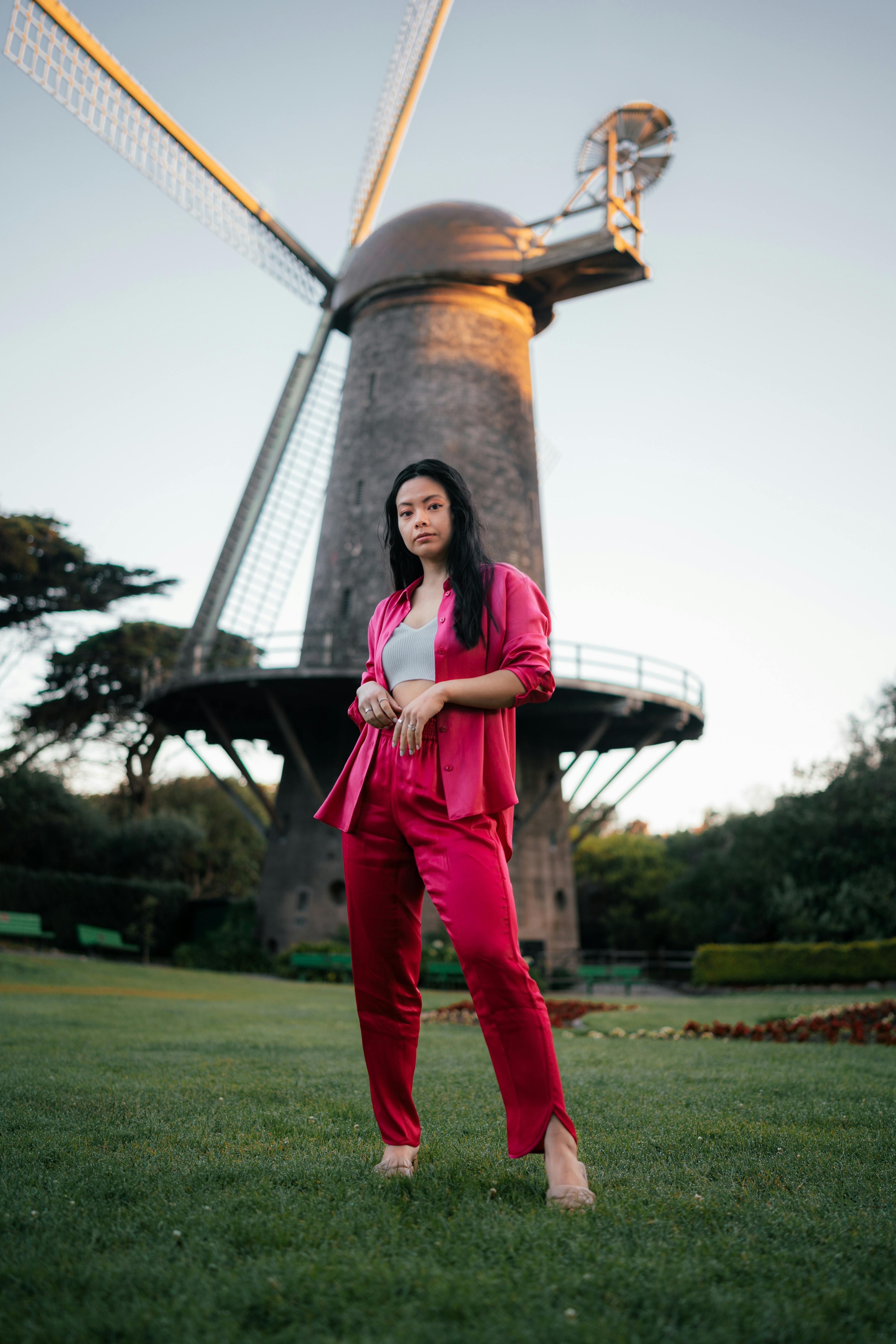 The Windmill Pose Photos, Download The BEST Free The Windmill Pose ...