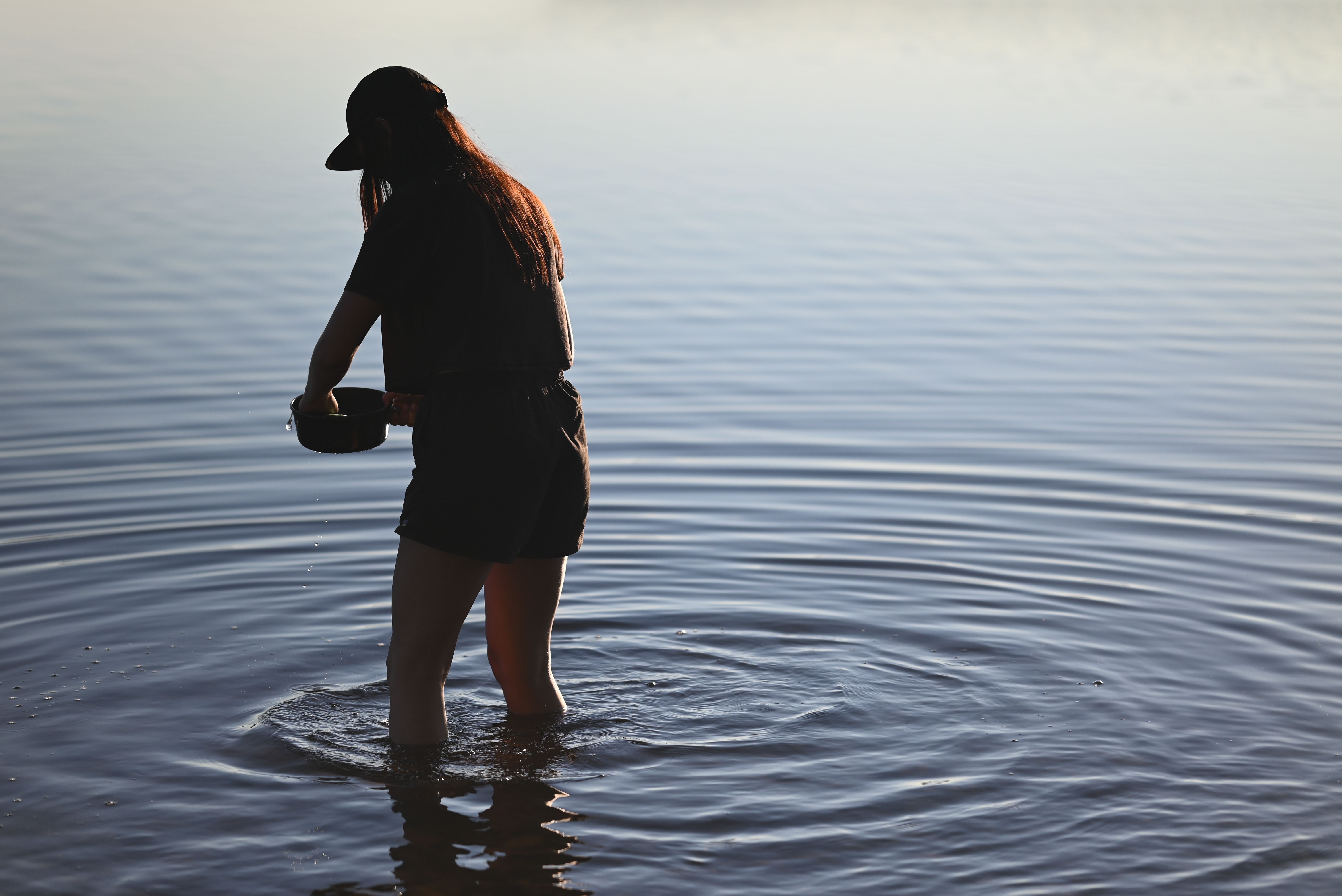 Man Standing In Water Photos, Download Free Man Standing In Water Stock ...