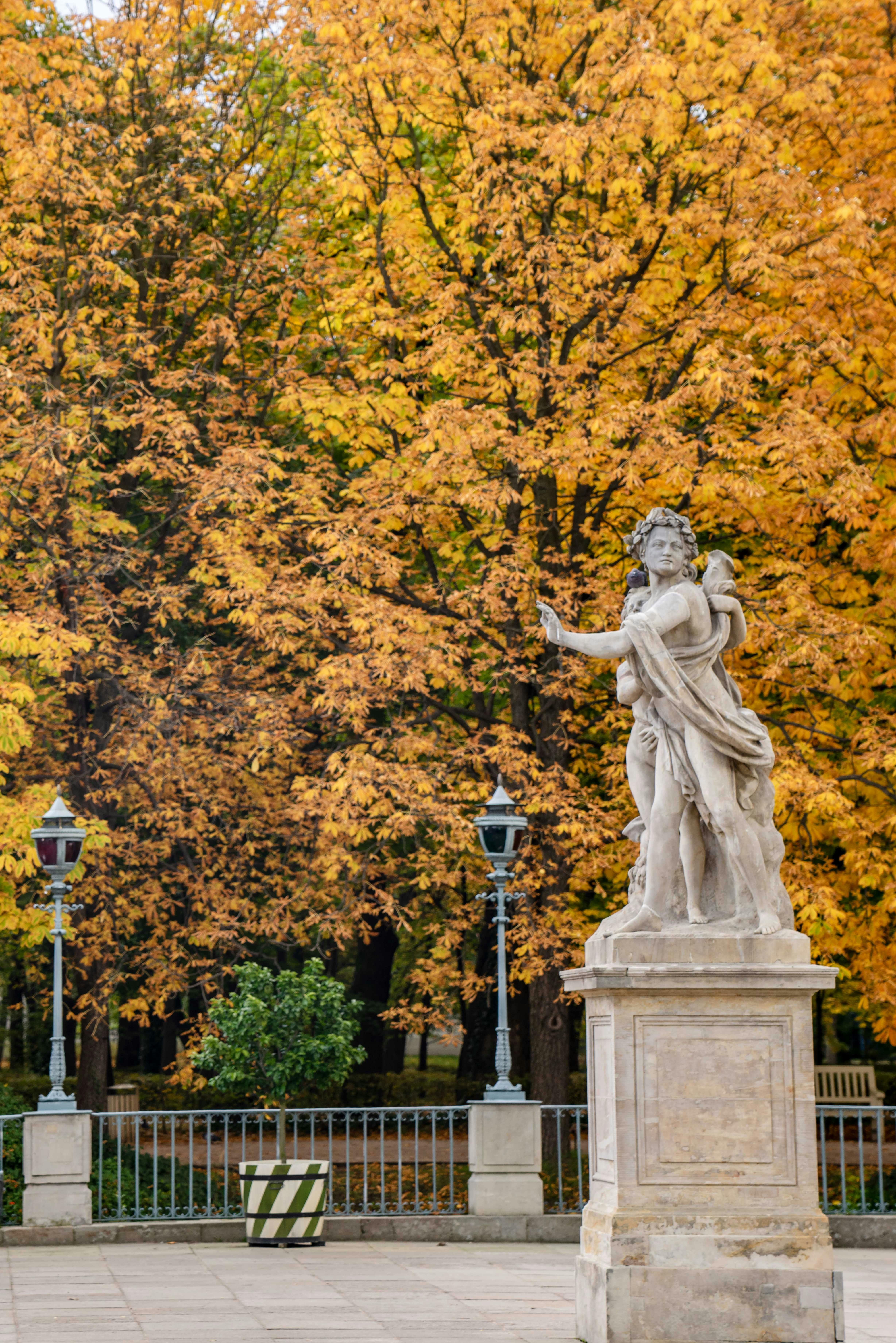 the Hermaphroditus and salmacis Statue in Lazienki Park · Free Stock Photo