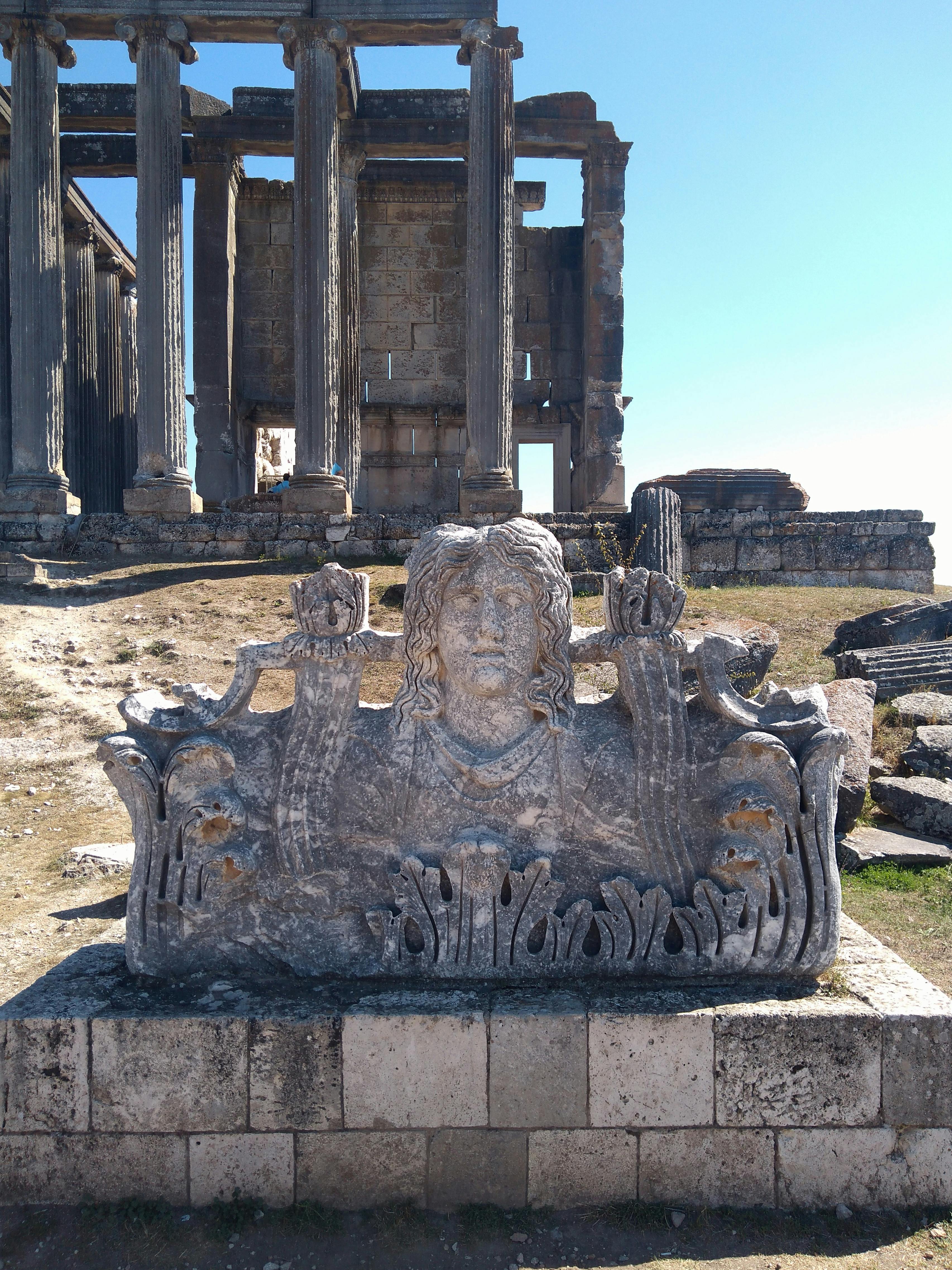 The Acroterion with the Temple of Zeus behind. · Free Stock Photo