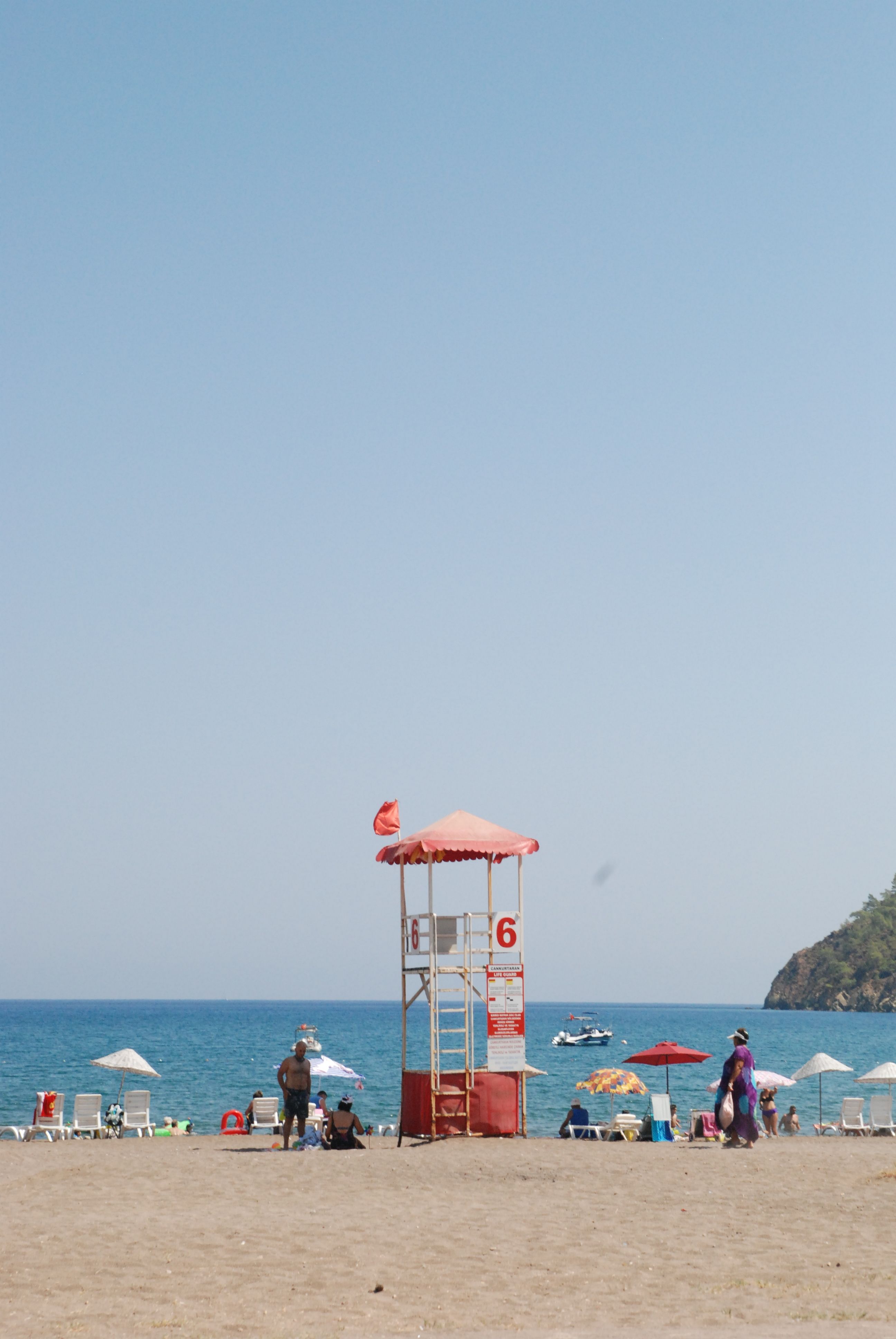 Empty Life Guard Post · Free Stock Photo