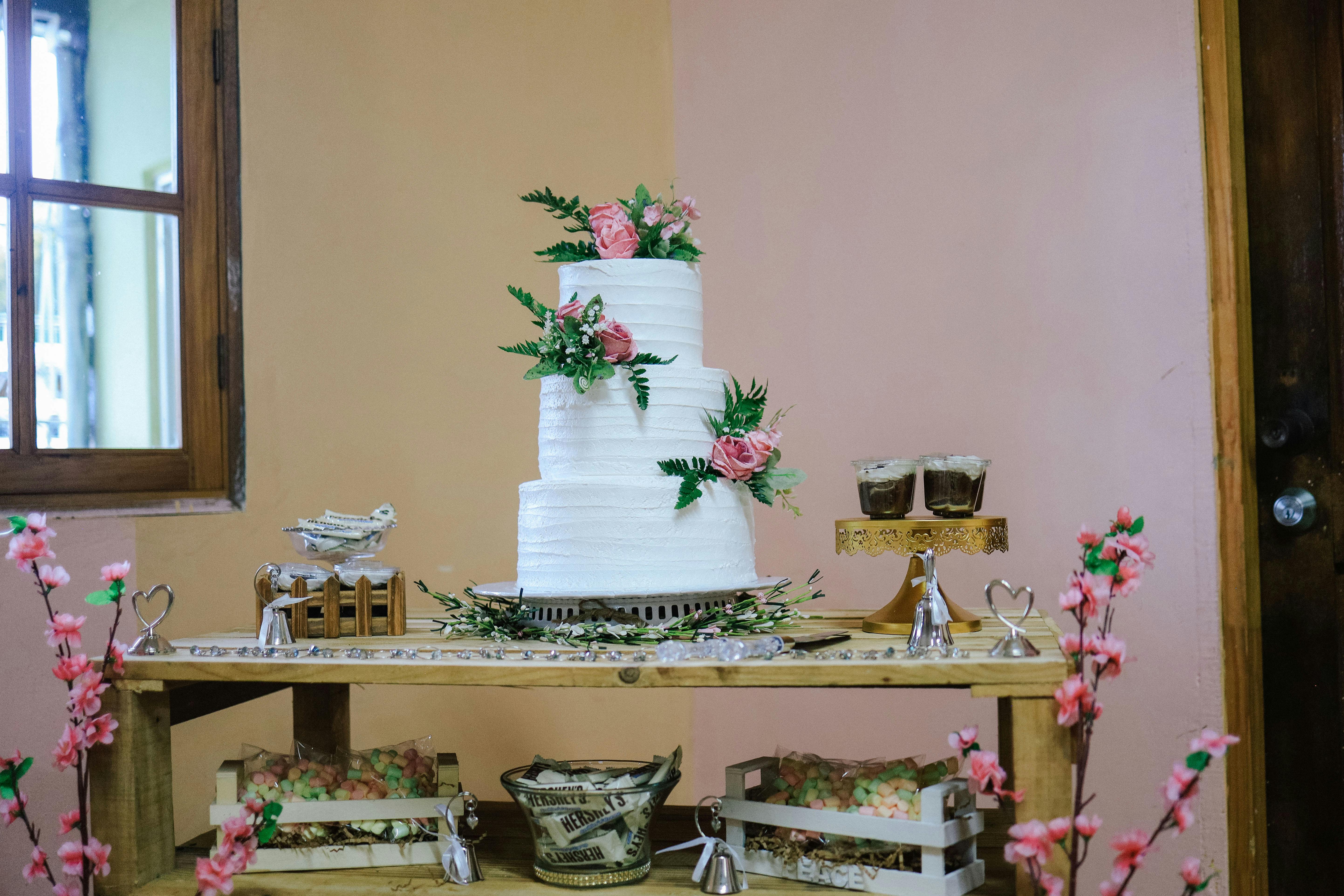 Wedding Cake on a Waiter Cart · Free Stock Photo