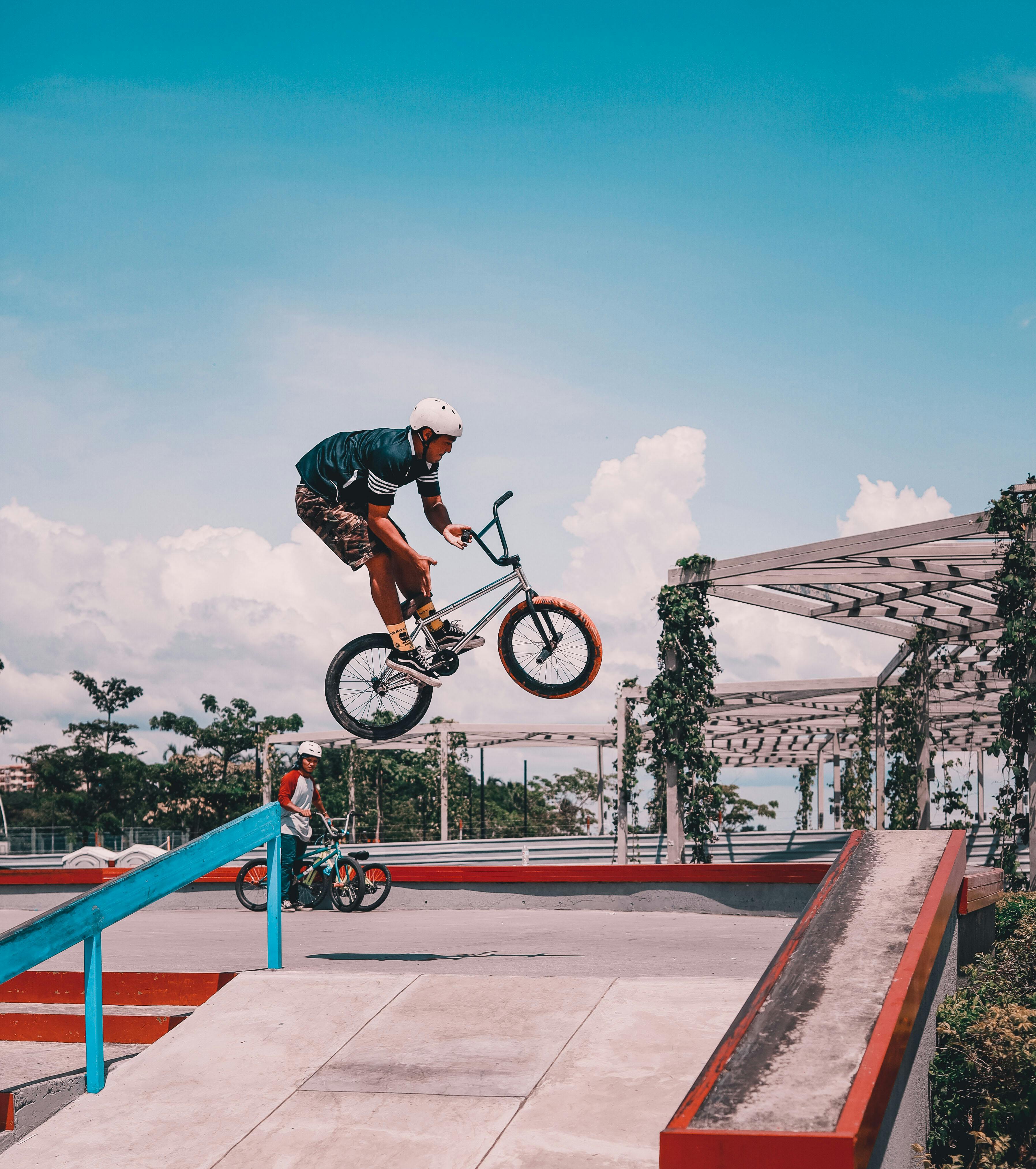 Surfer Performing Tricks Photos, Download The BEST Free Surfer ...