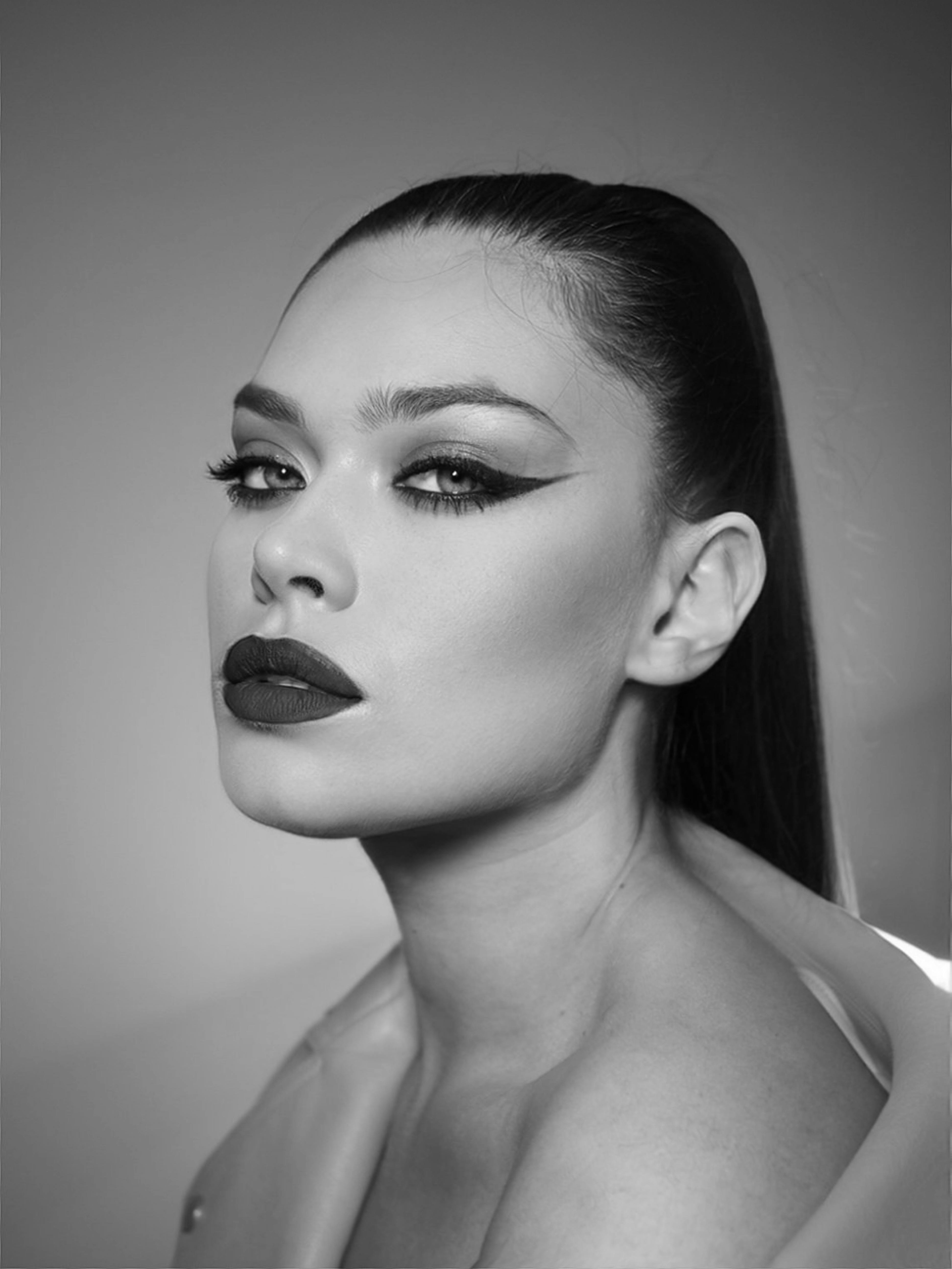 Lash Model Image Photos, Download The BEST Free Lash Model Image Stock ...