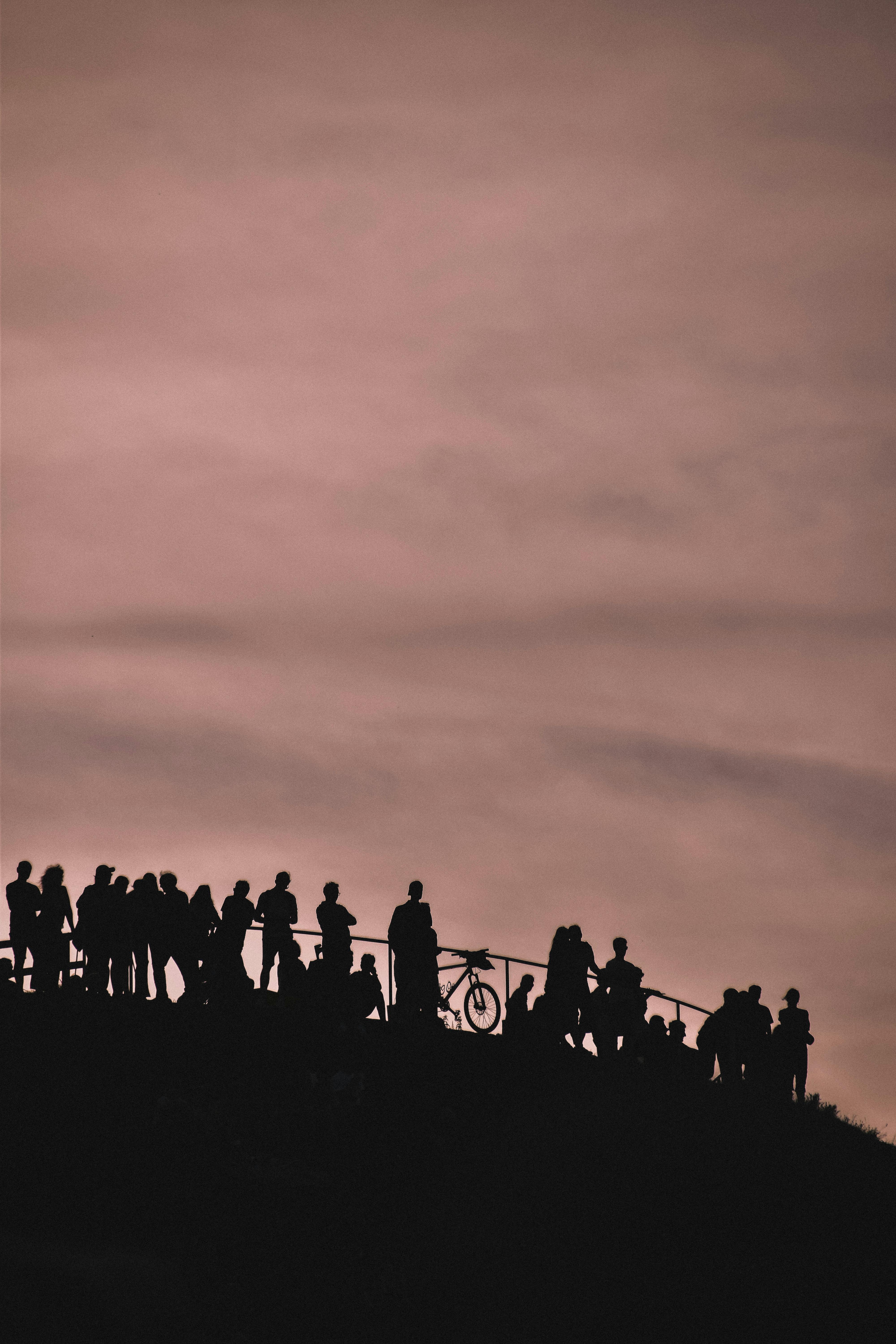 People at Dusk · Free Stock Photo