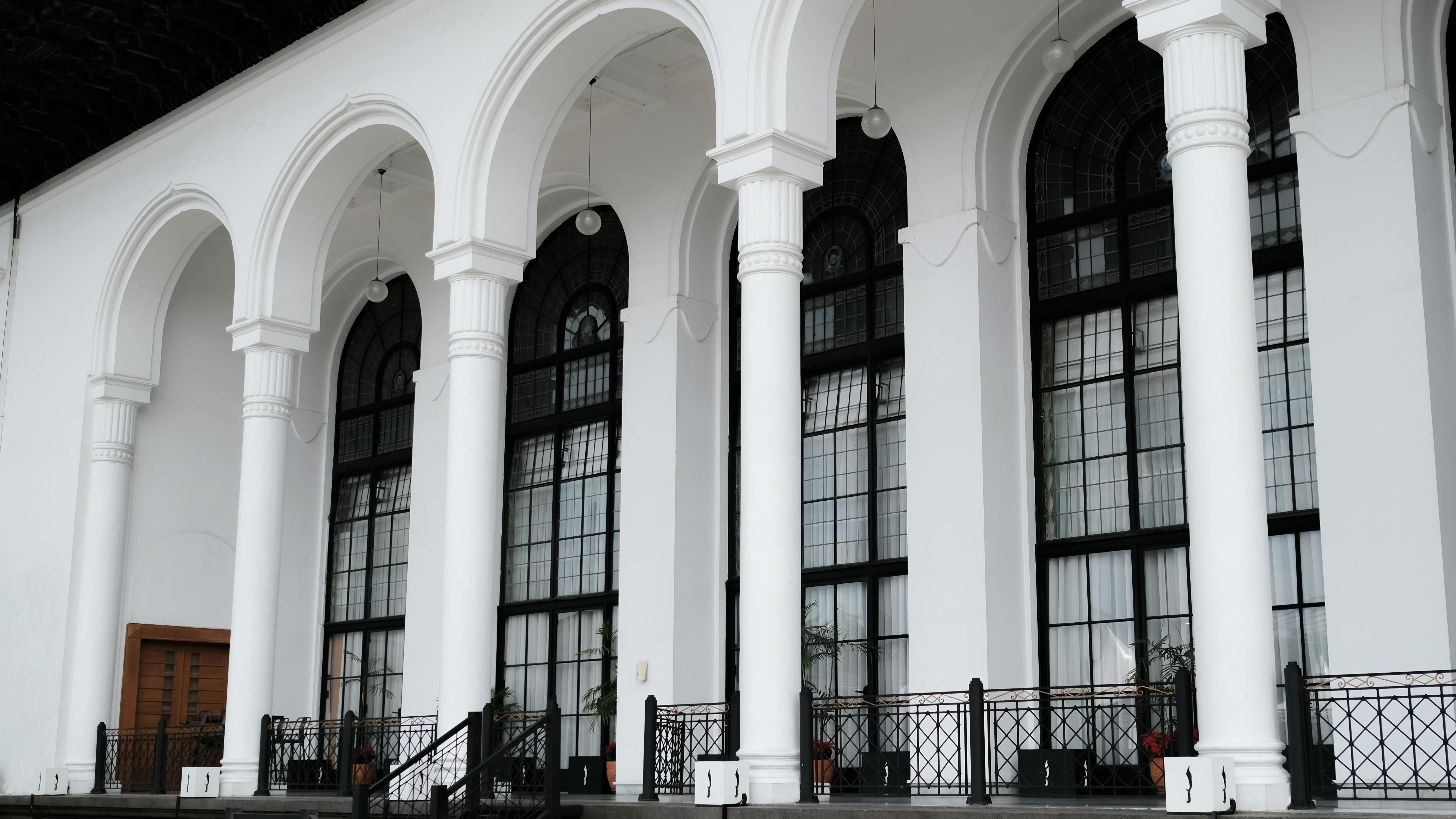 Columns in Old Historic Stone Building · Free Stock Photo
