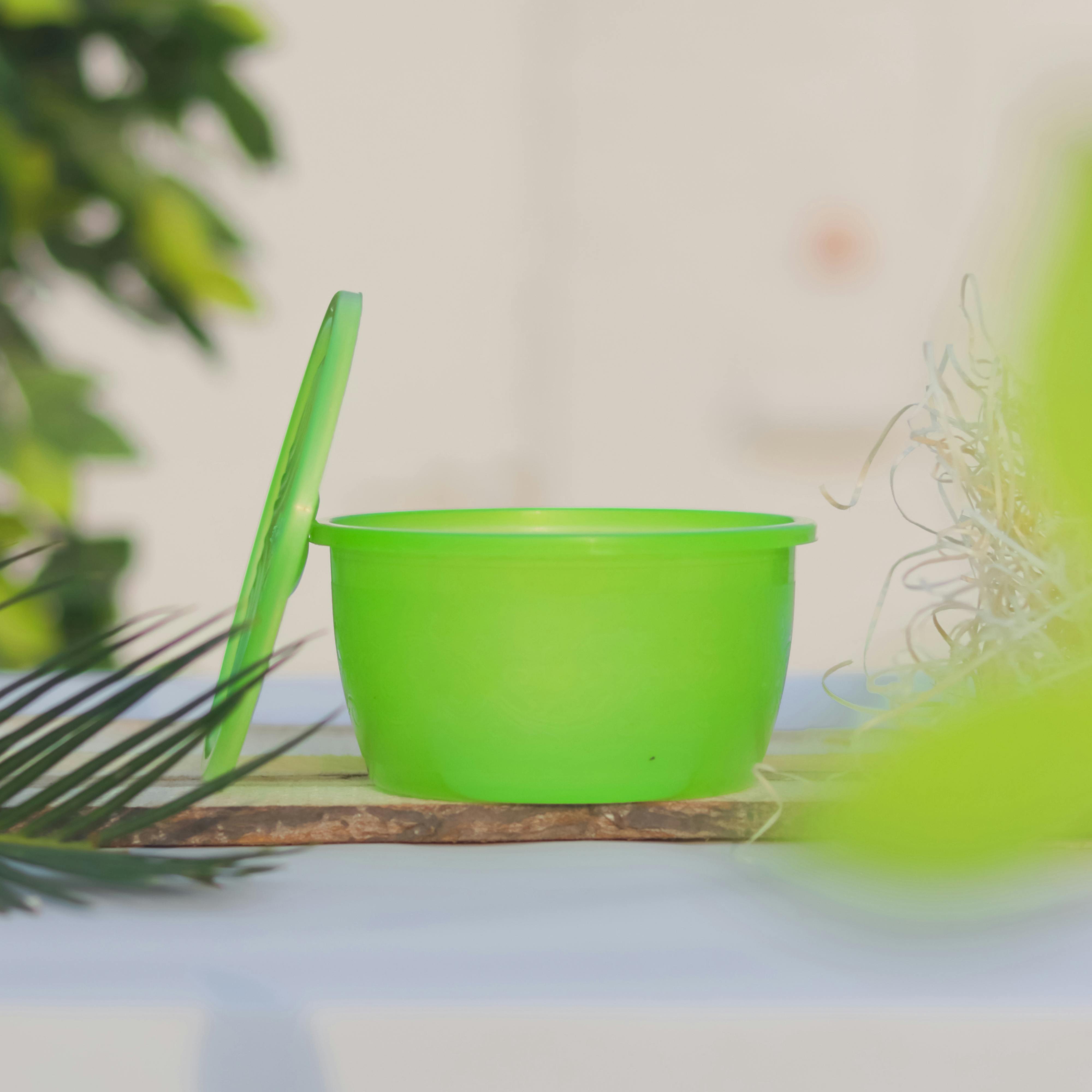 Tupperware Container with Lid · Free Stock Photo