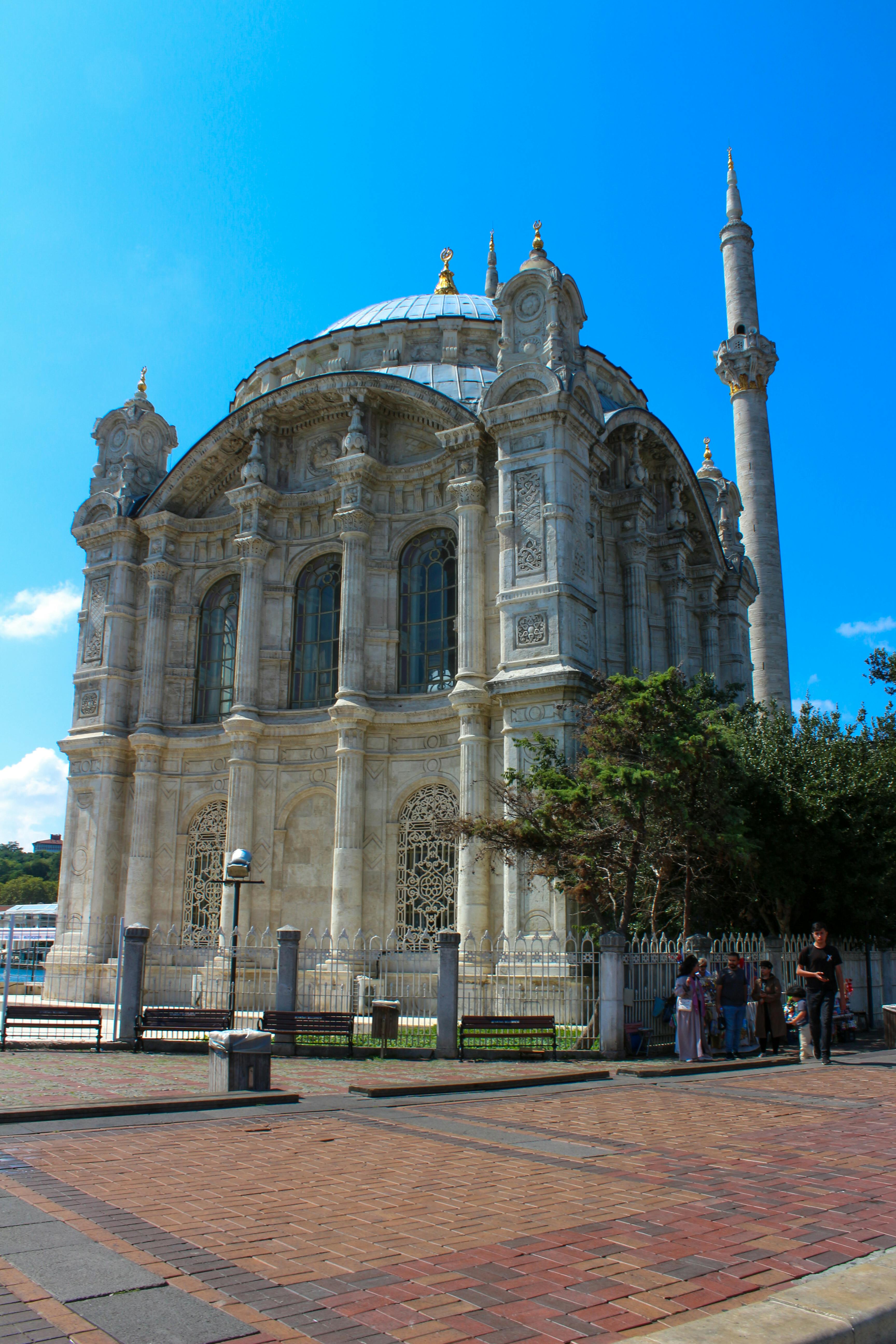Mosque and a Flag of Turkey · Free Stock Photo