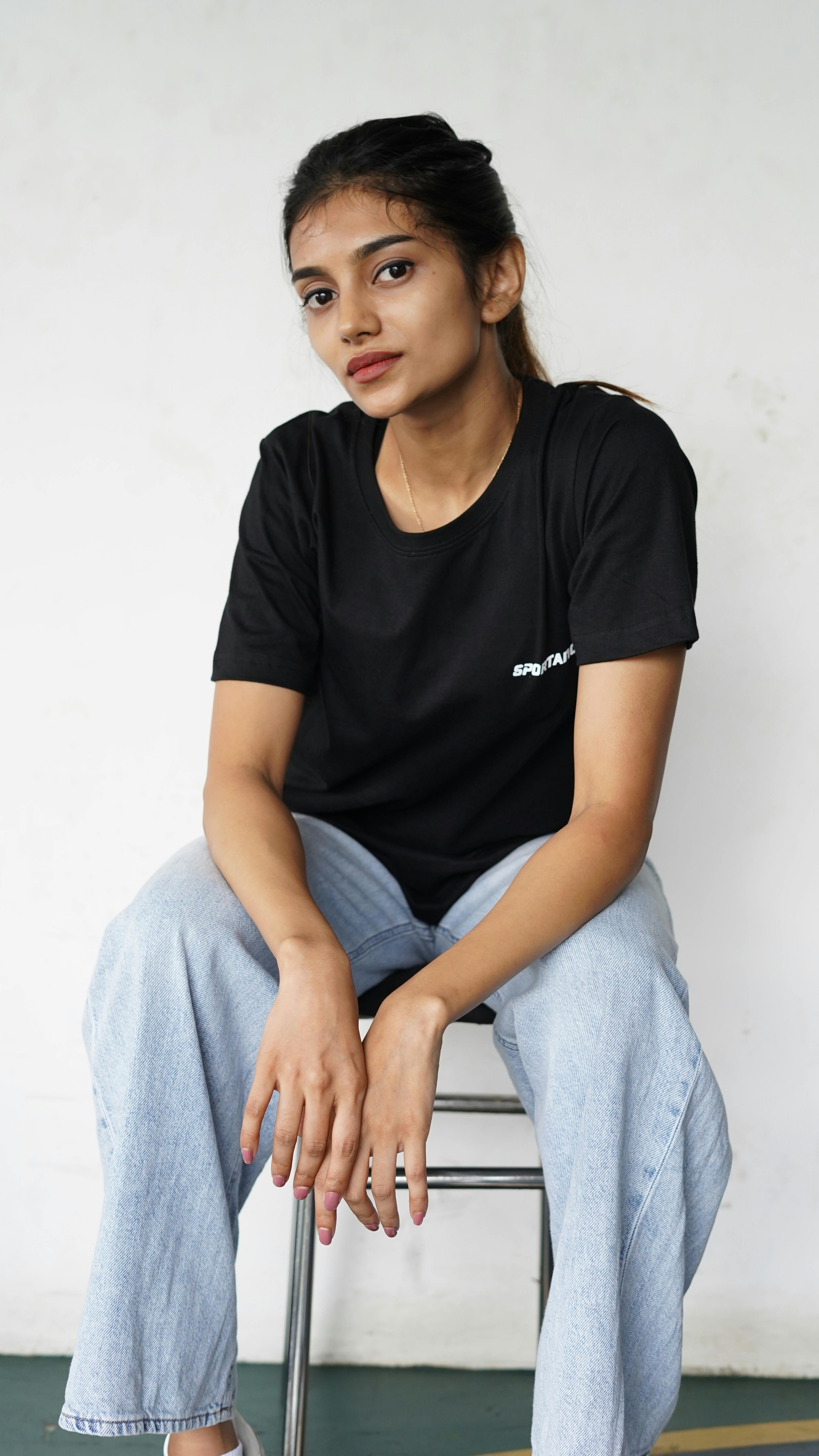 A Women doing Back to Back Pose Together · Free Stock Photo