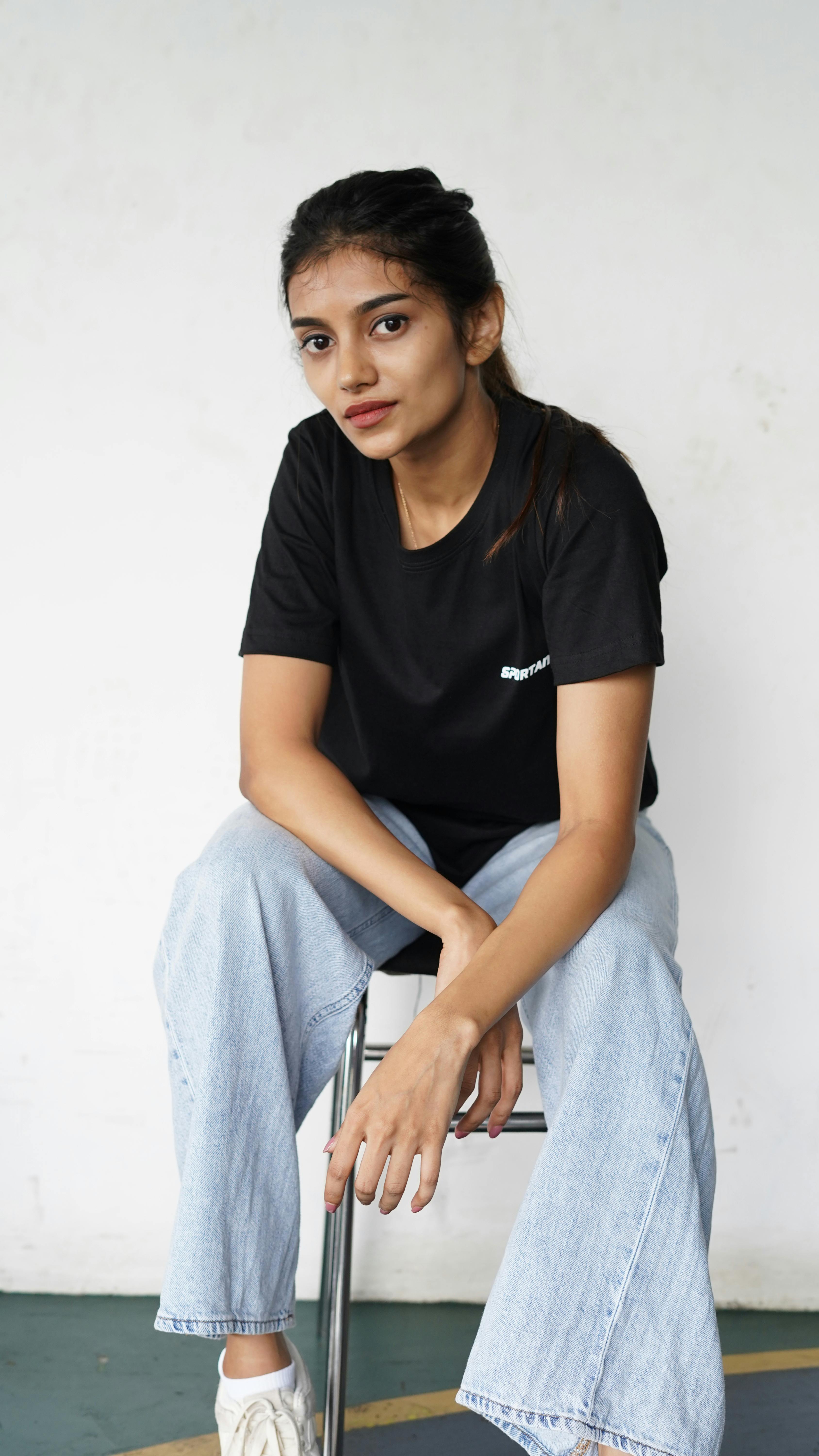 A Women doing Back to Back Pose Together · Free Stock Photo