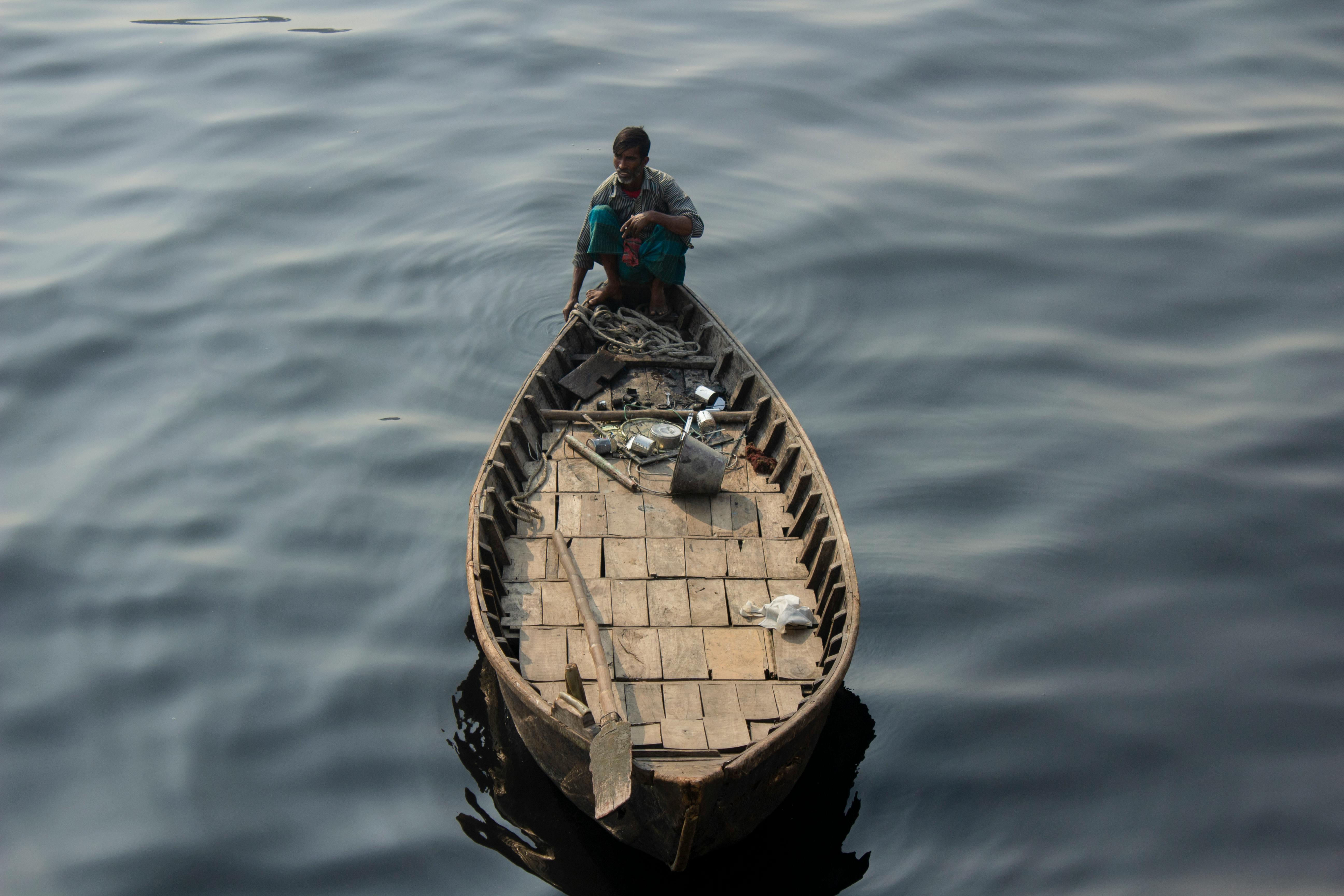 Boats at Nigeen Lake · Free Stock Photo