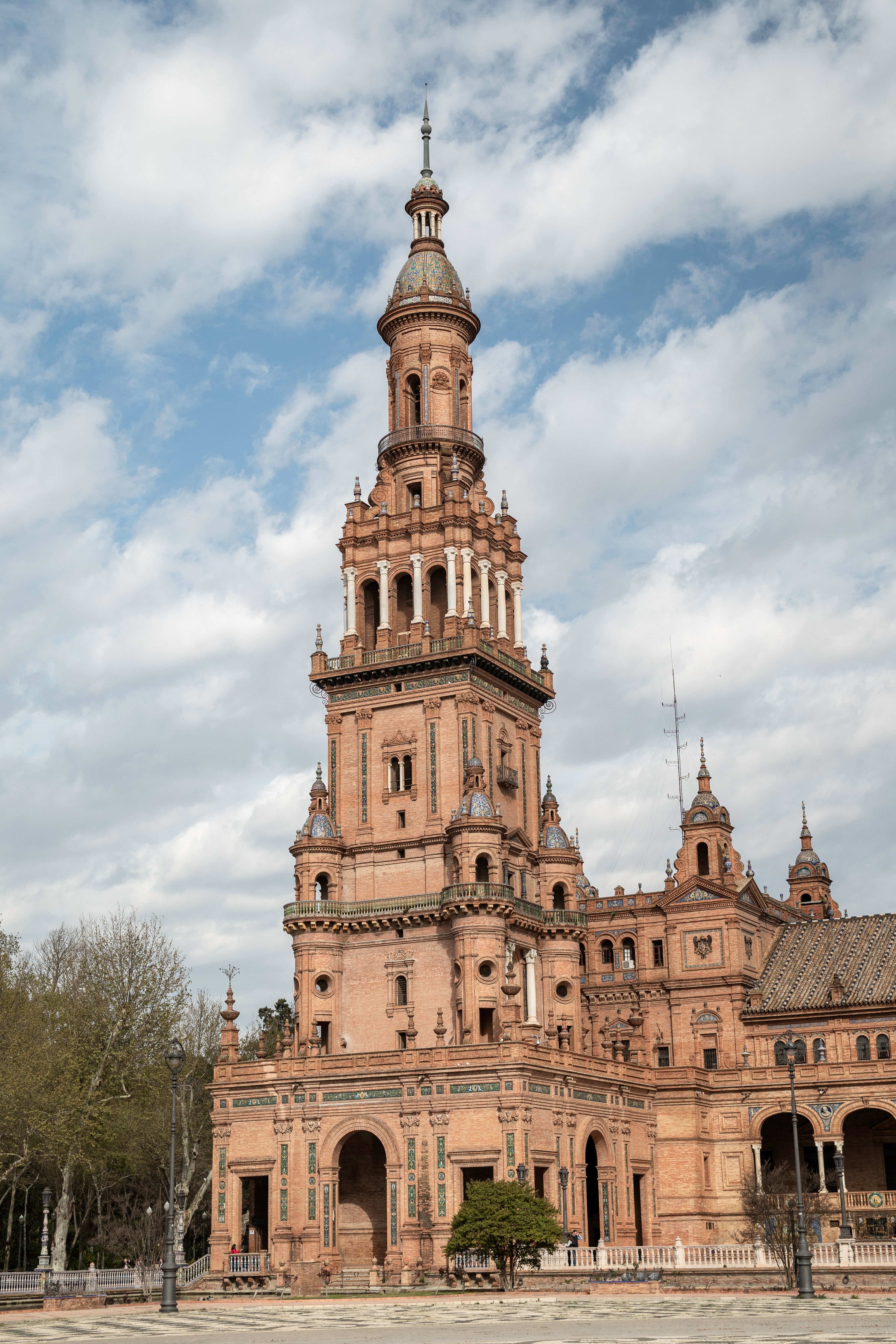 North Tower of the Spain Square · Free Stock Photo