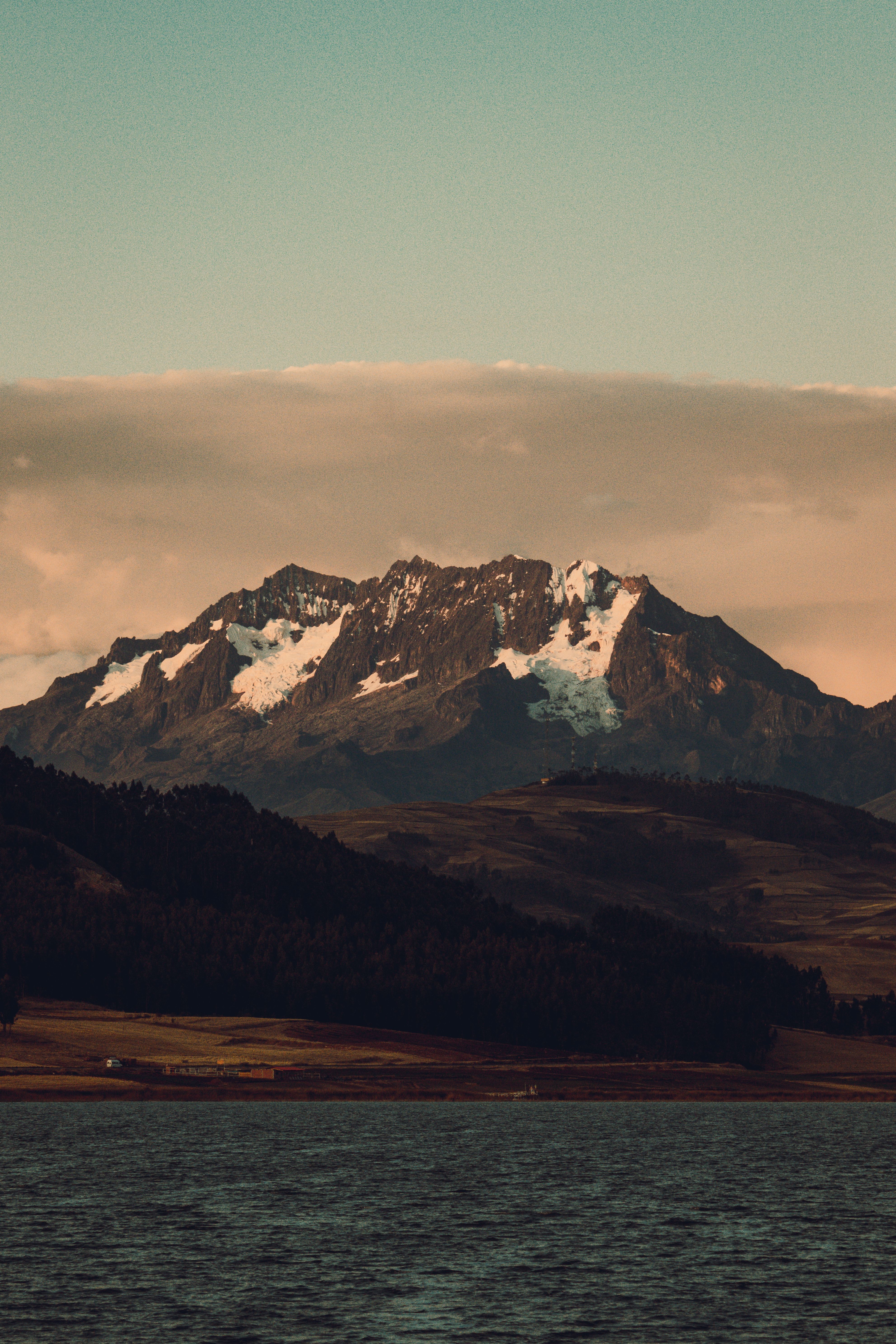 Snowed Mountain Range · Free Stock Photo