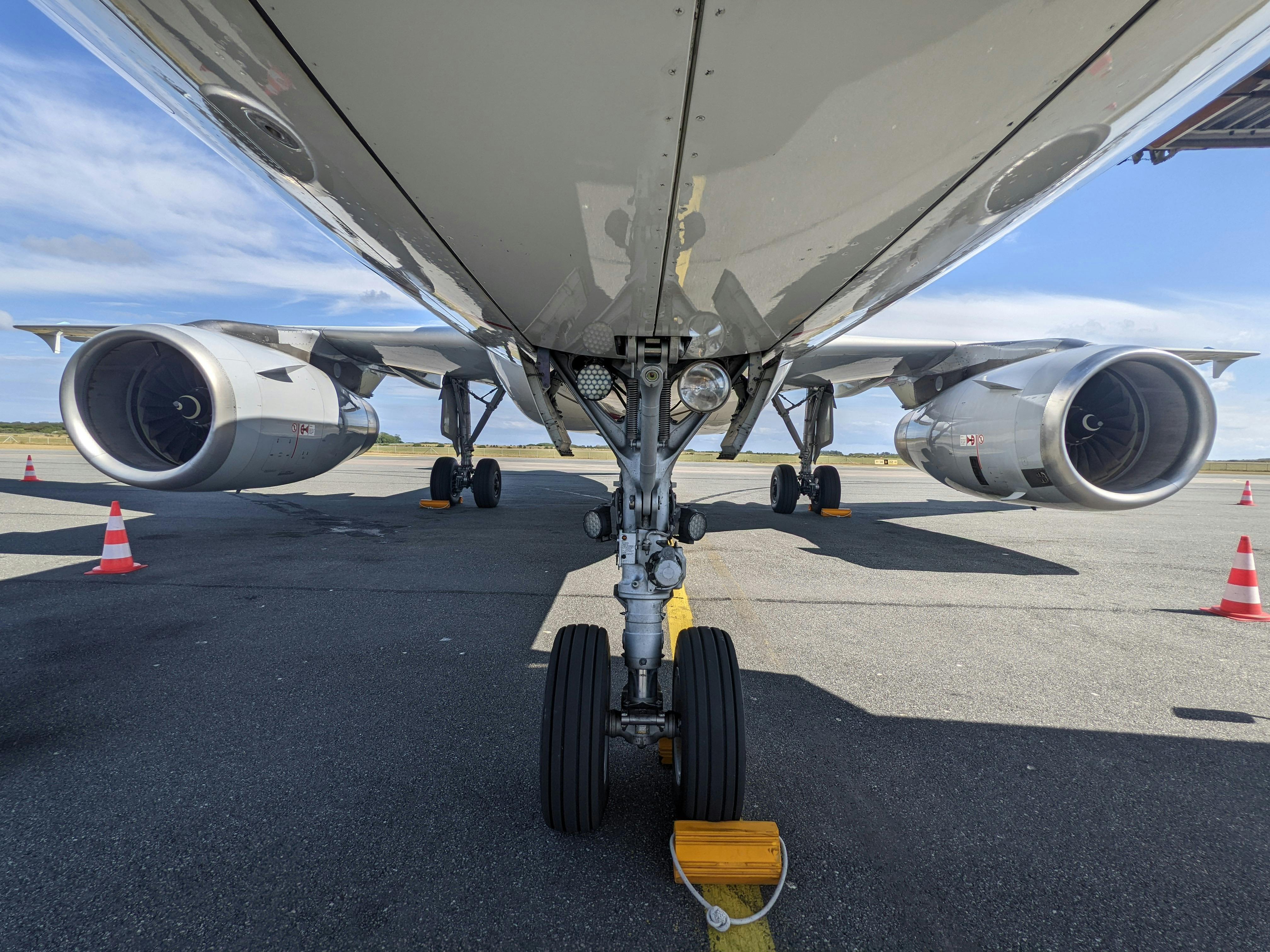 Airplane Unloading the Passengers · Free Stock Photo