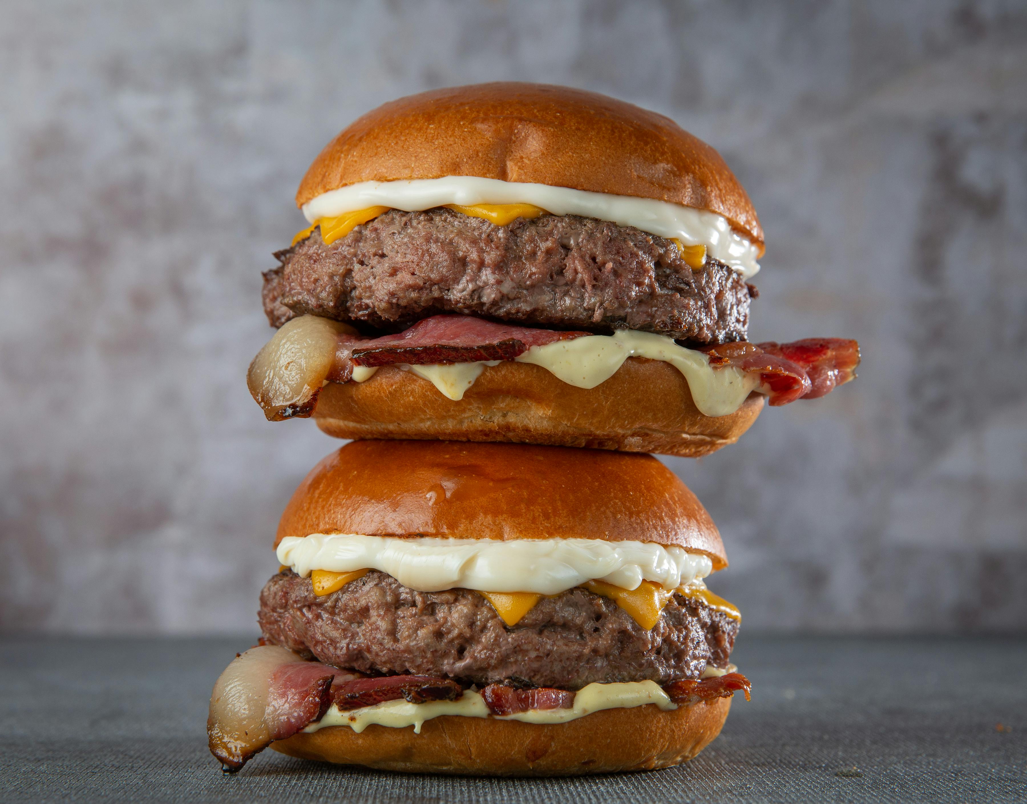 Cheesy Burger Photos, Download The BEST Free Cheesy Burger Stock Photos ...