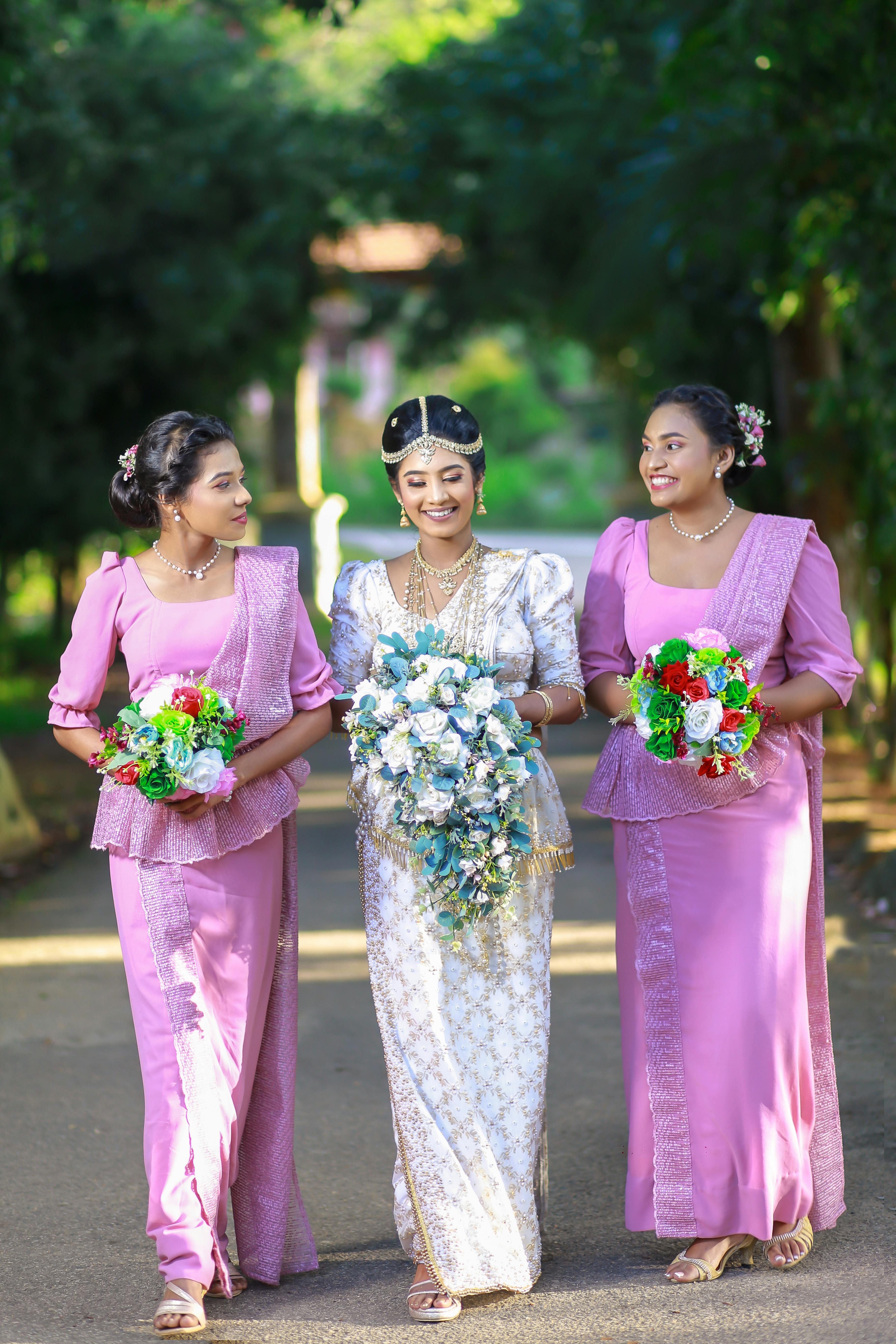 Saree Walking Photos, Download The BEST Free Saree Walking Stock Photos ...