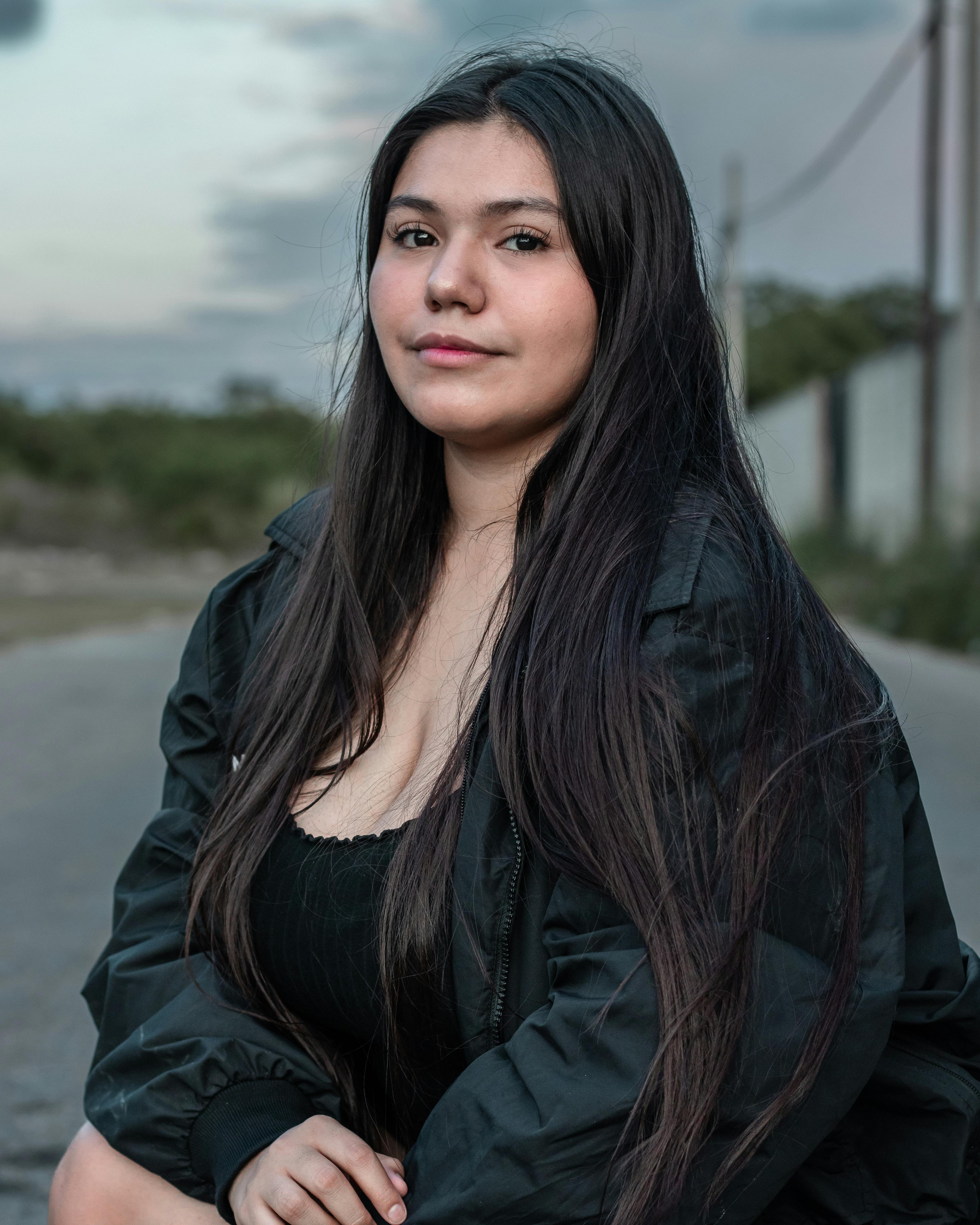 Woman Model Smirking Photos, Download The BEST Free Woman Model ...