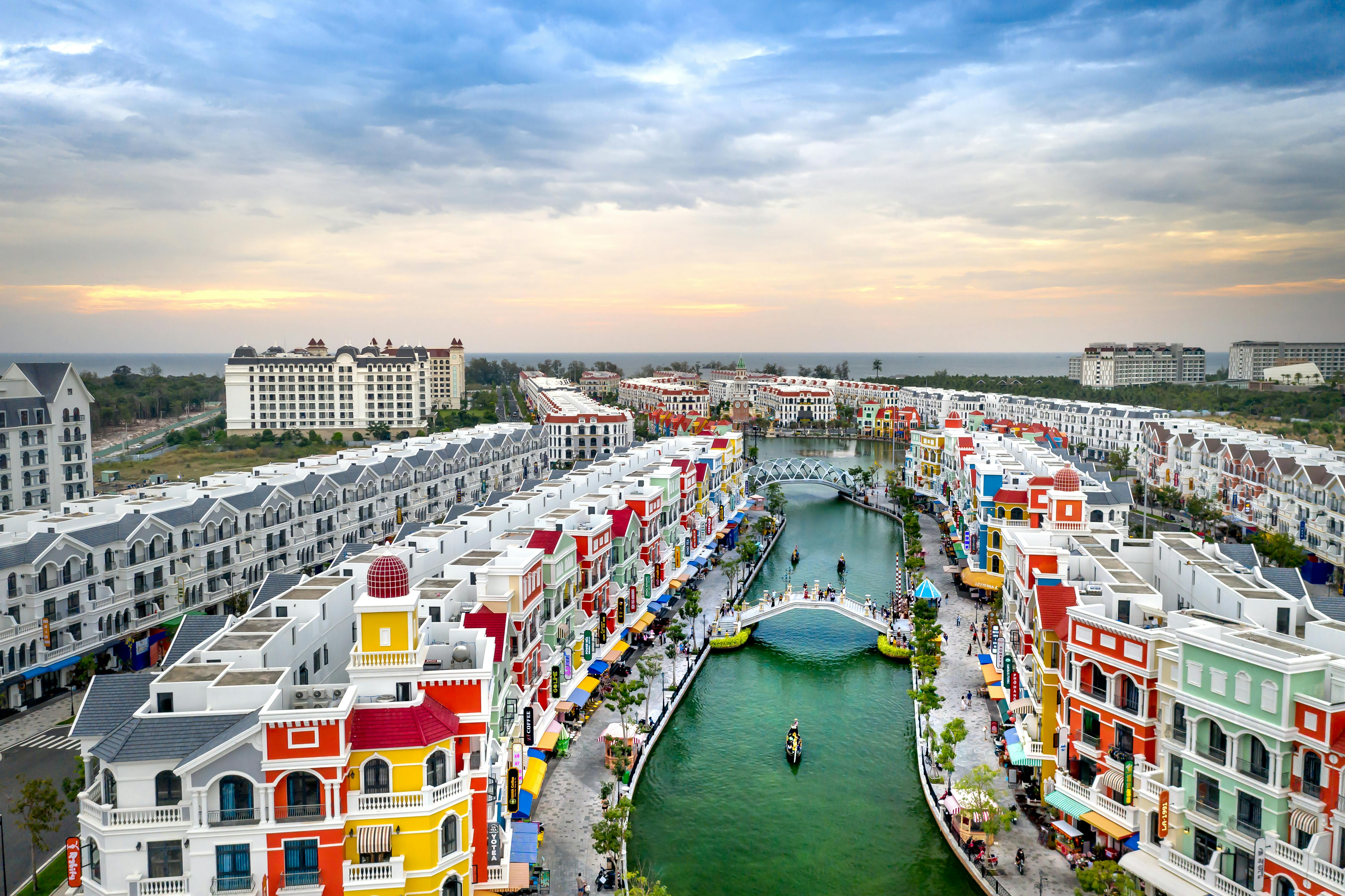 Houses Around The World Photos, Download The BEST Free Houses Around ...